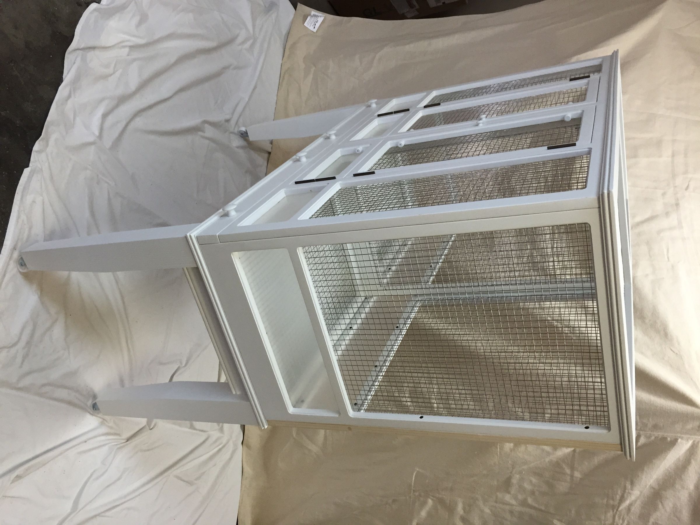 Jennifer's Display Cage W/Removable Divider - Instructables