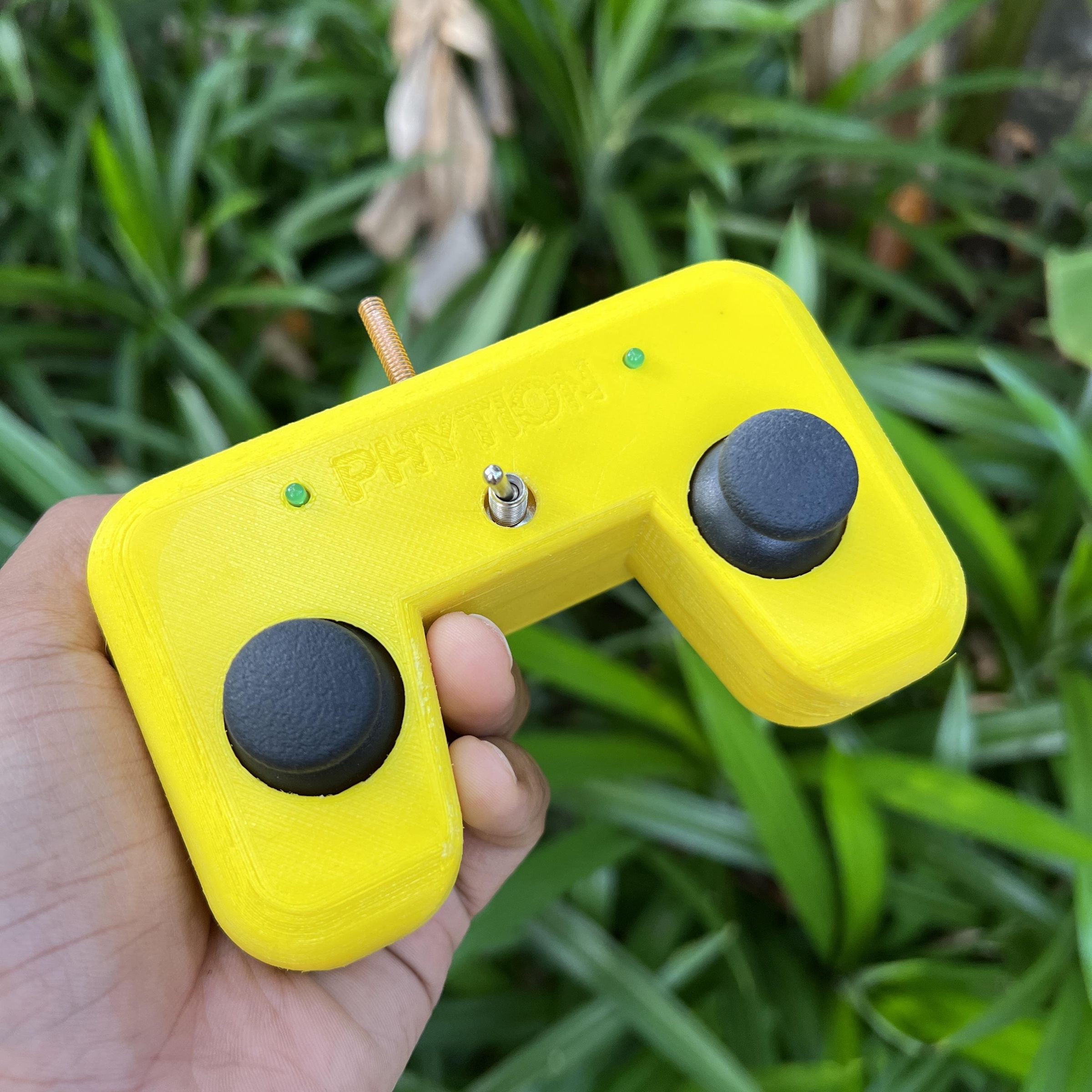 4x2 Channel Remote Controller | RC Transmitter and Receiver : 14 Steps ...