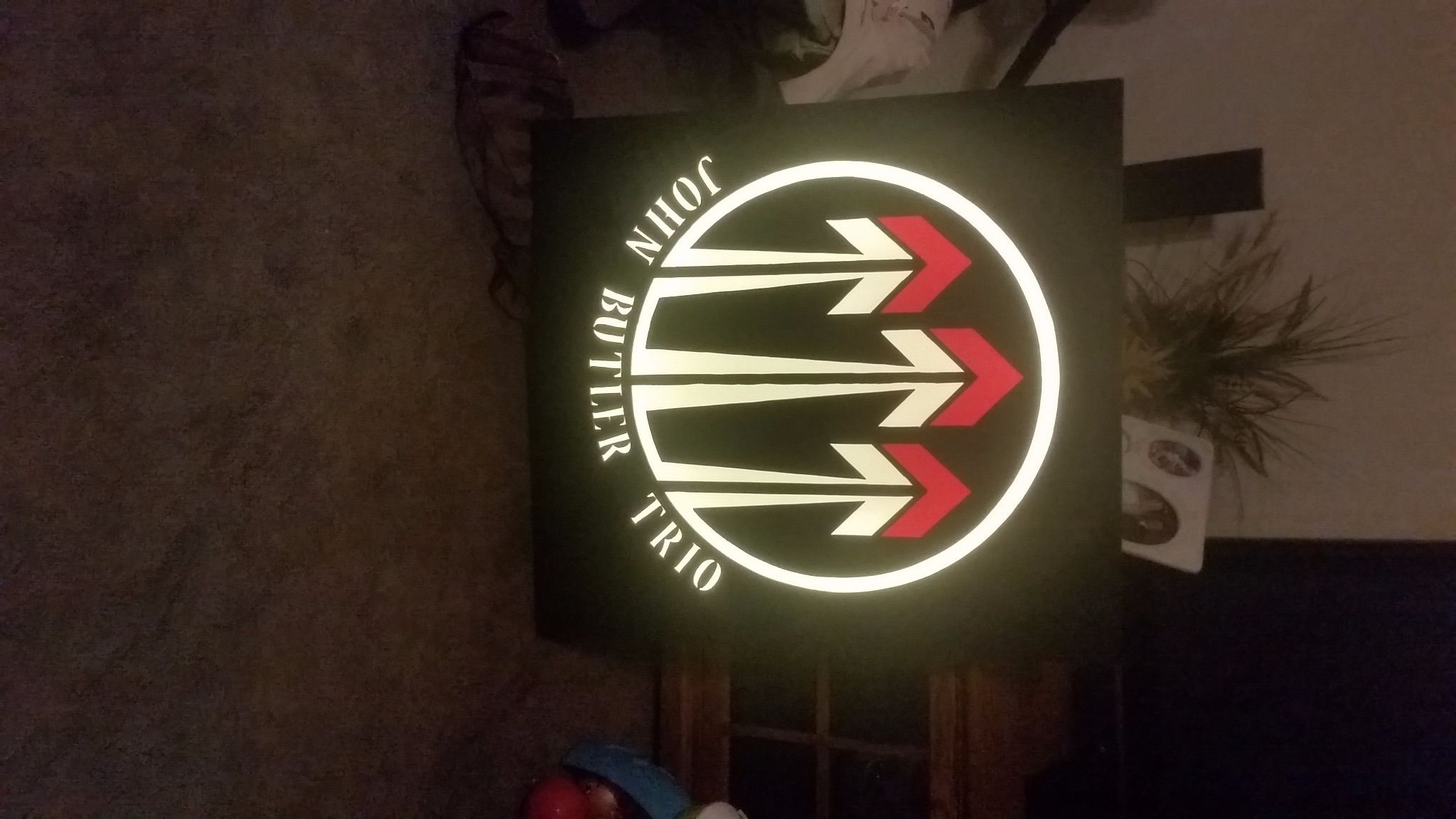 Backlit LED Lightbox Sign : 17 Steps (with Pictures) - Instructables