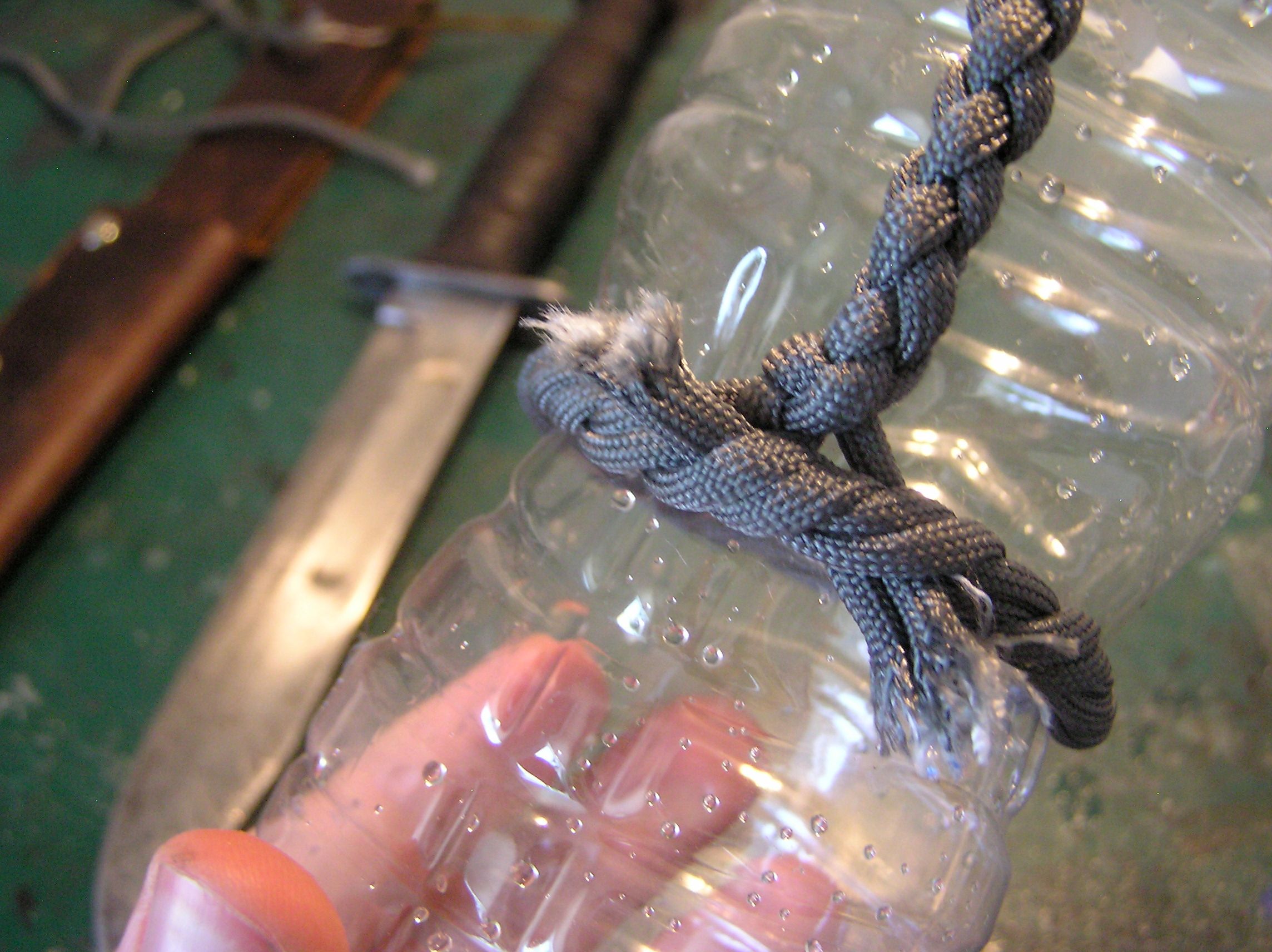 Paracord Water Jug Harness. : 6 Steps (with Pictures) - Instructables