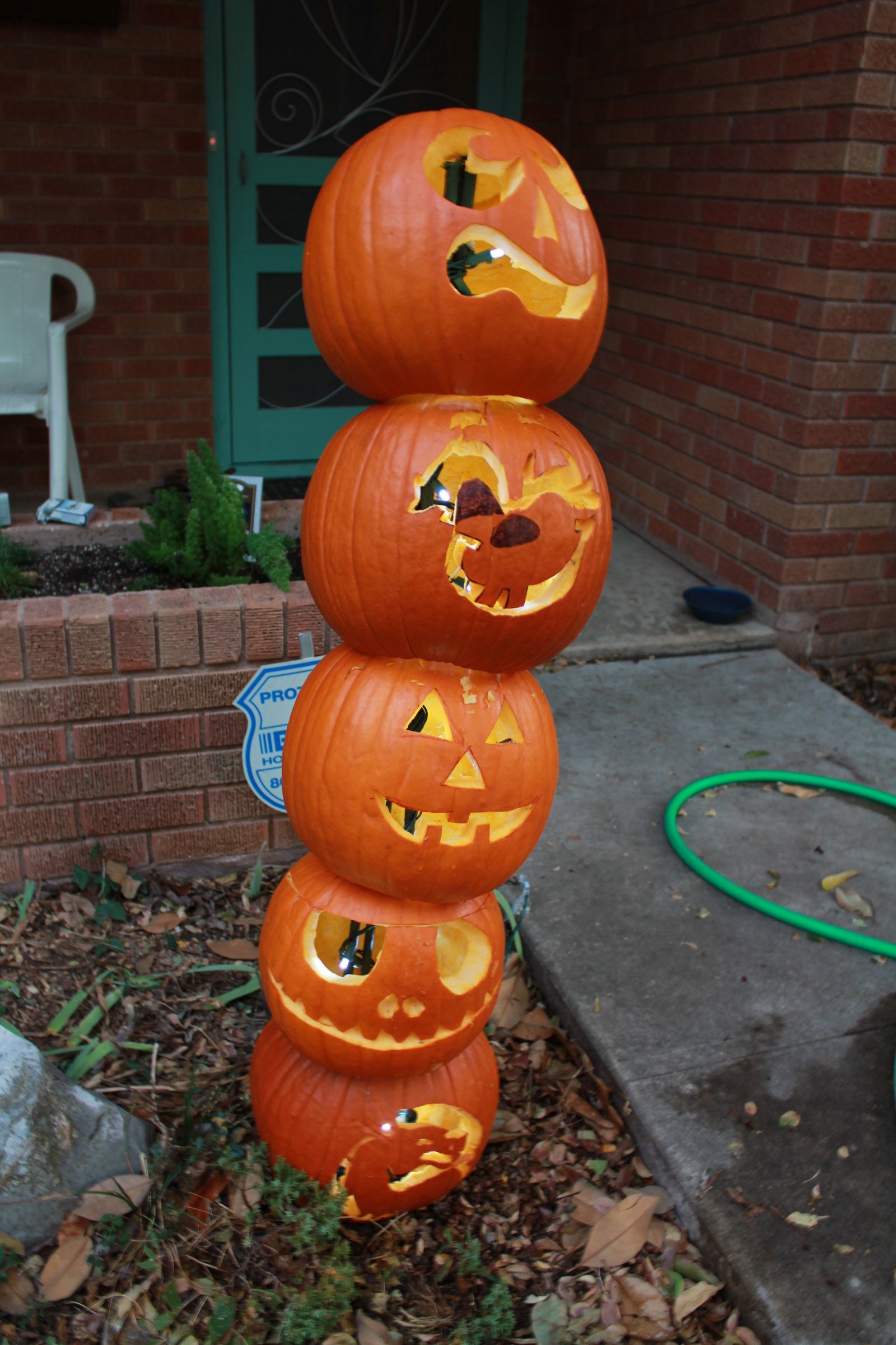 Make a Pumpkin Totem Pole in Less Than 2 Hours : 16 Steps (with ...