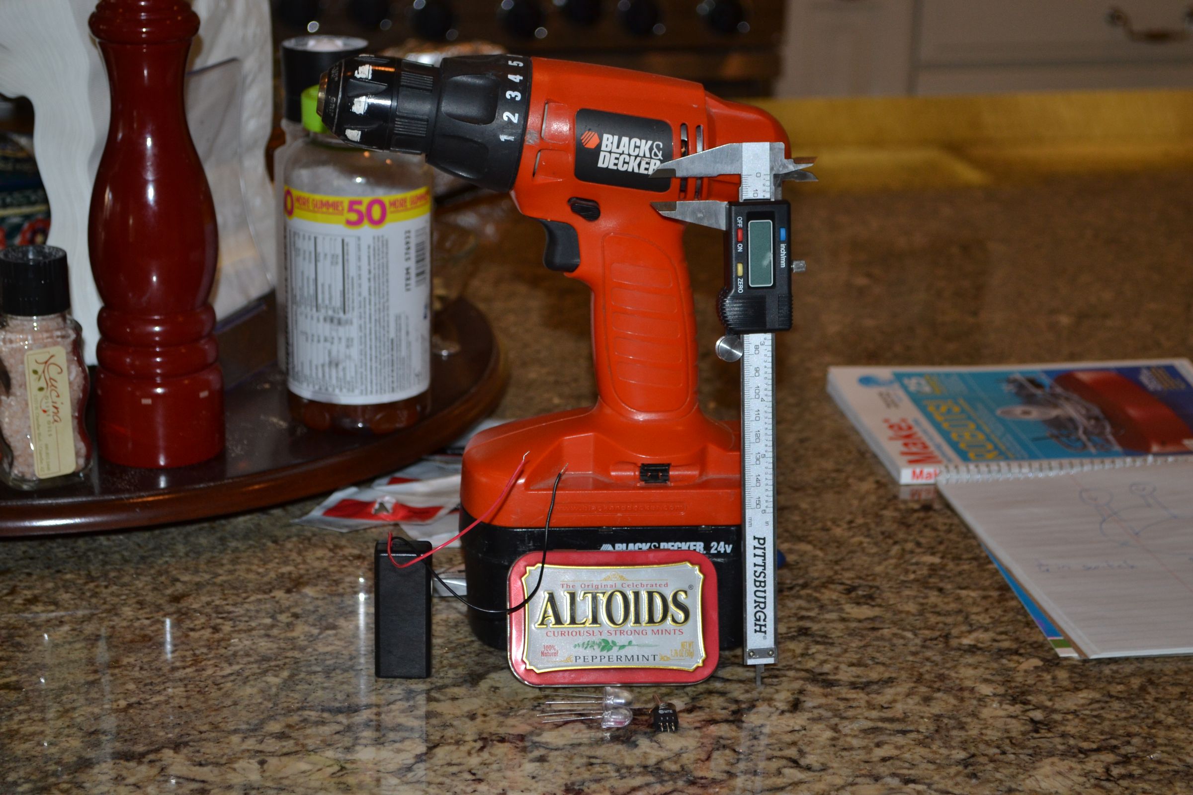 Altoids Tin Flashlight : 5 Steps - Instructables
