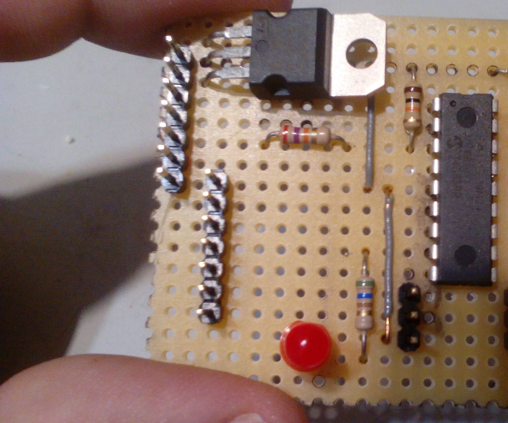 CHEAP AND EASY PICAXE ROBOT BOARD WITH SERIAL CABLE : 12 Steps (with Pictures) - Instructables