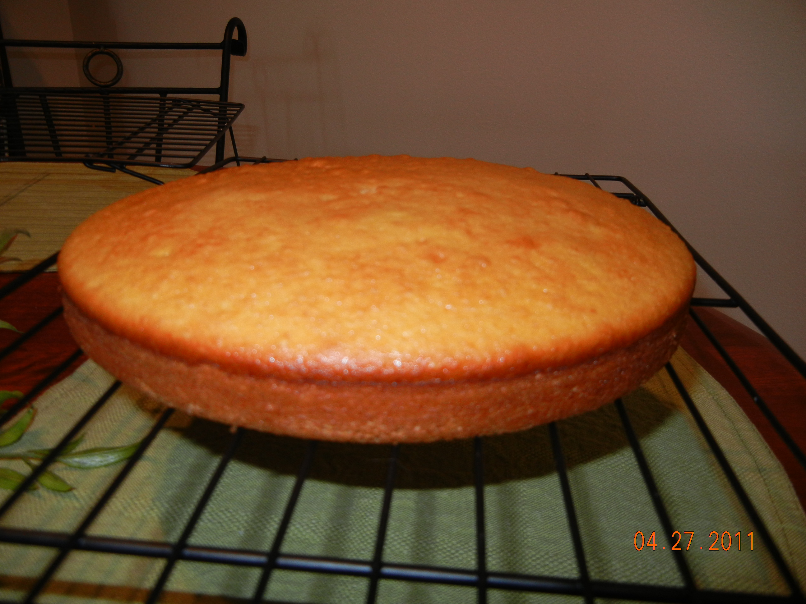 Basic Fondant Cake : 5 Steps (with Pictures) - Instructables