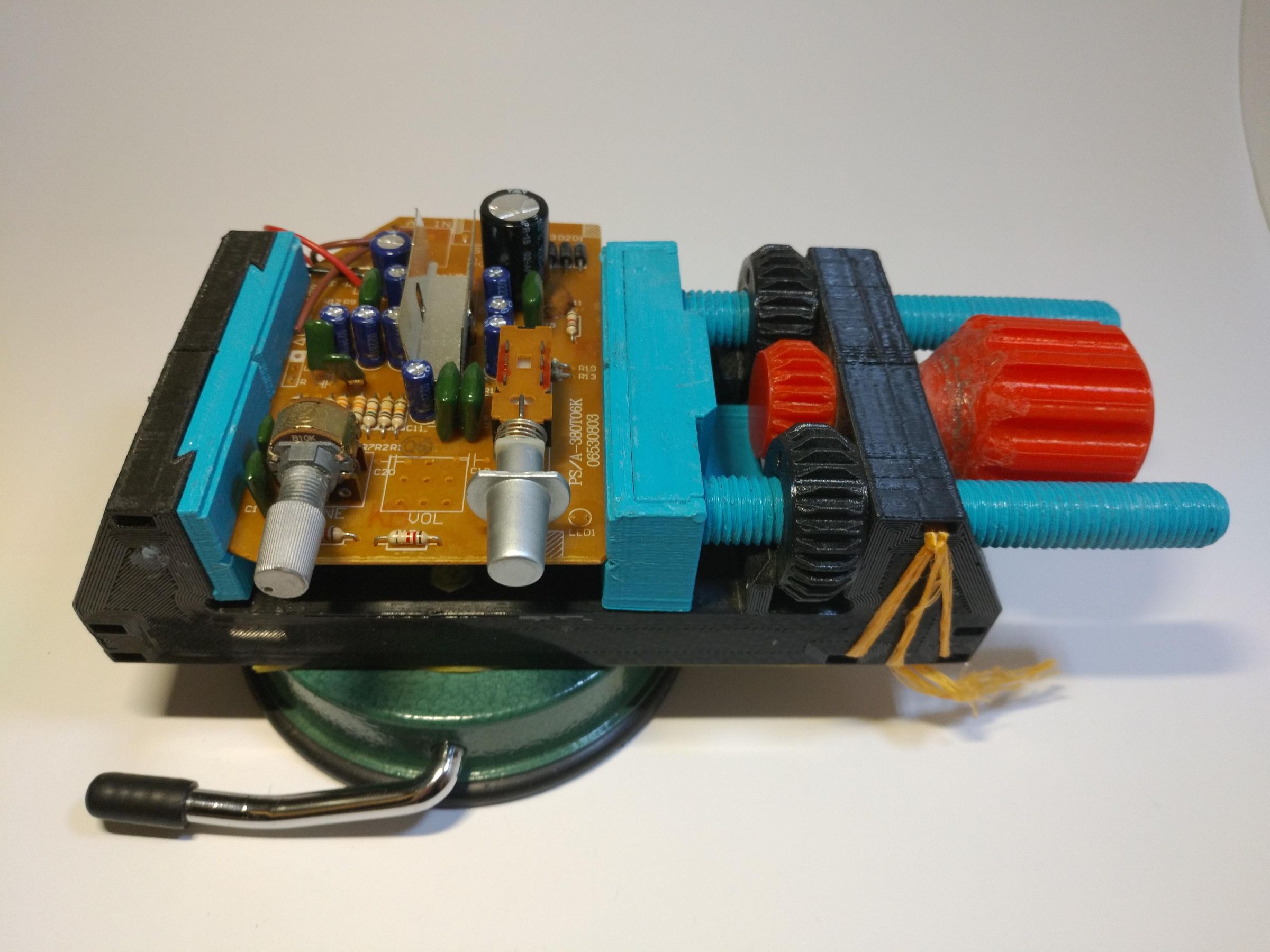 DIY Easy Bench Vise : 12 Steps - Instructables