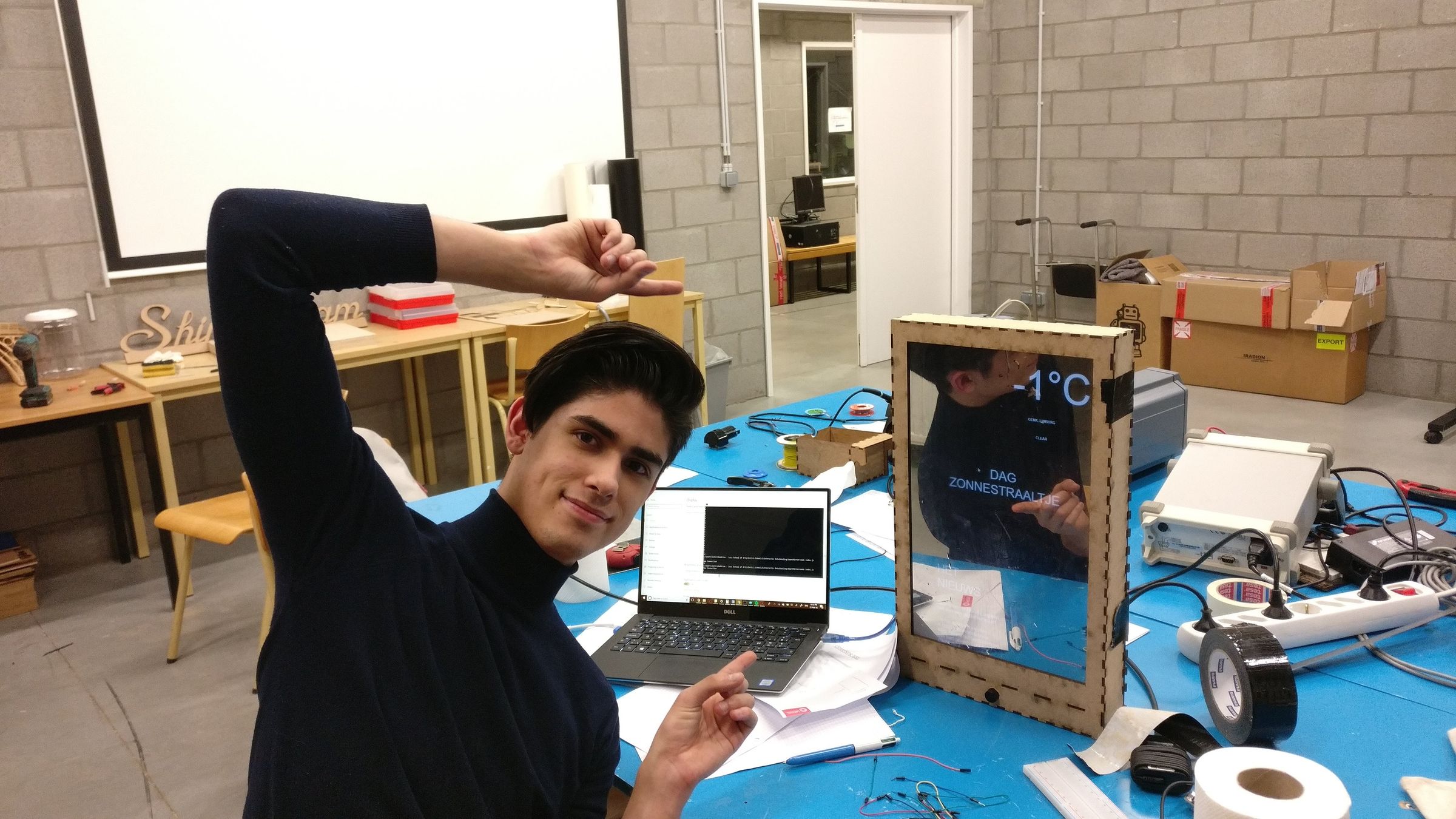 Web-based SmartMirror Using Serial Communication : 6 Steps - Instructables