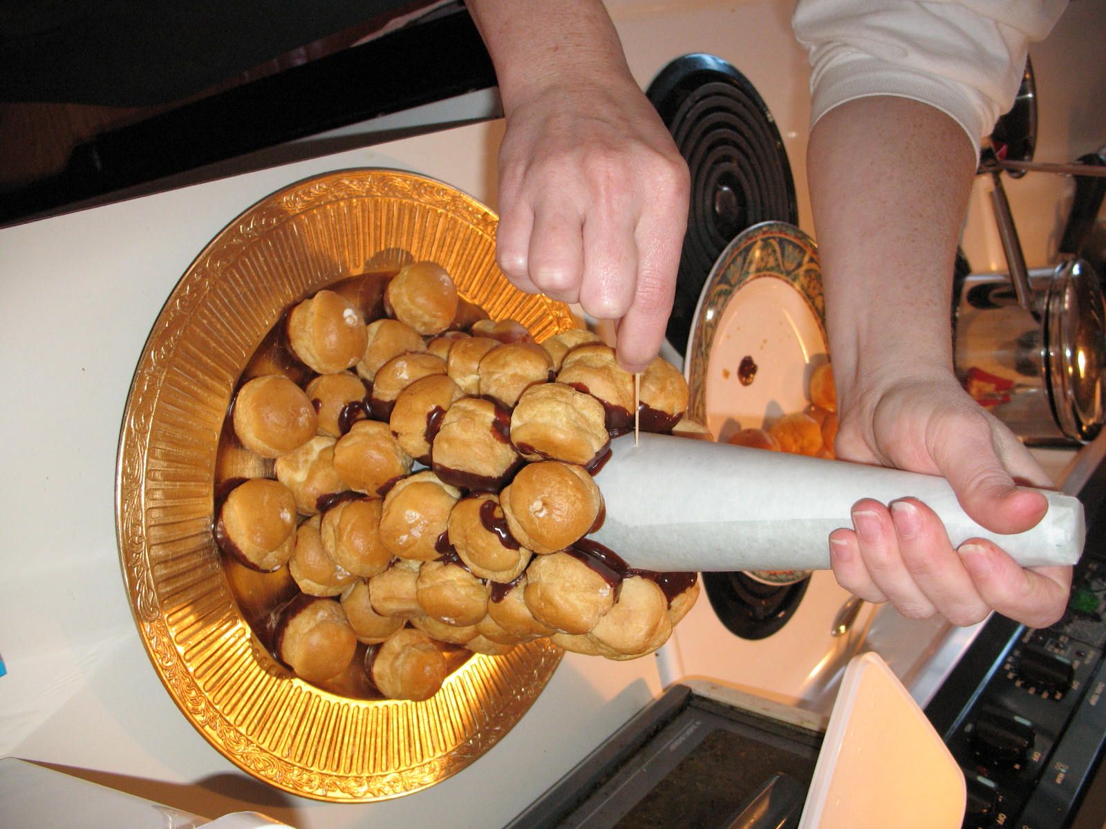 Croquembouche (Cream Puff Tower) : 4 Steps - Instructables