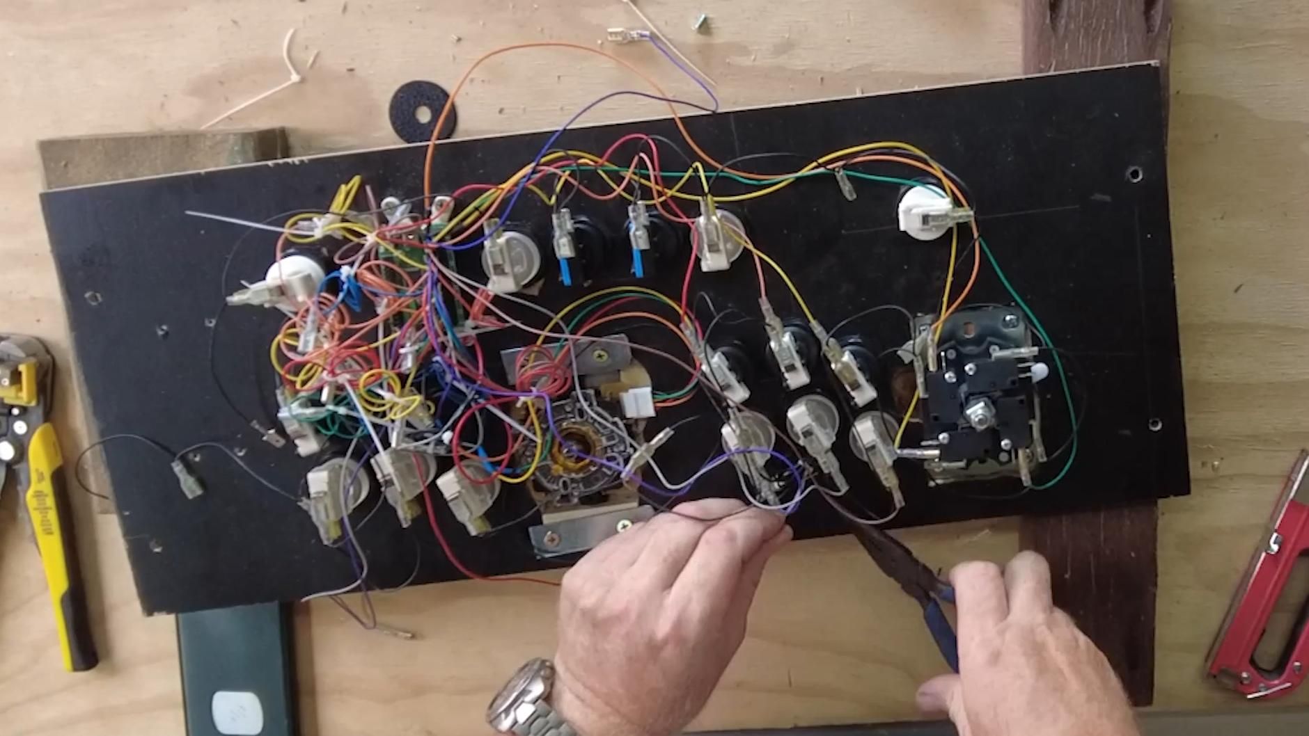 Arcade Machine for the Lounge Room - From a Pile of Old Pallets : 16 ...