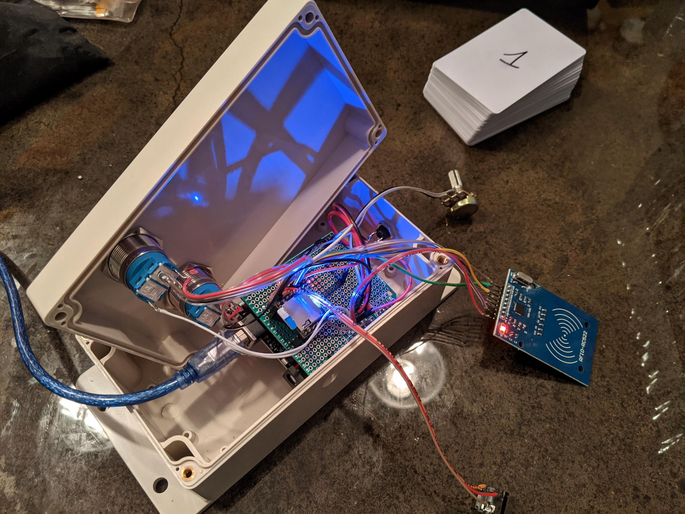 Juuke - a RFID Music Player for Elderly and Kids : 10 Steps (with ...
