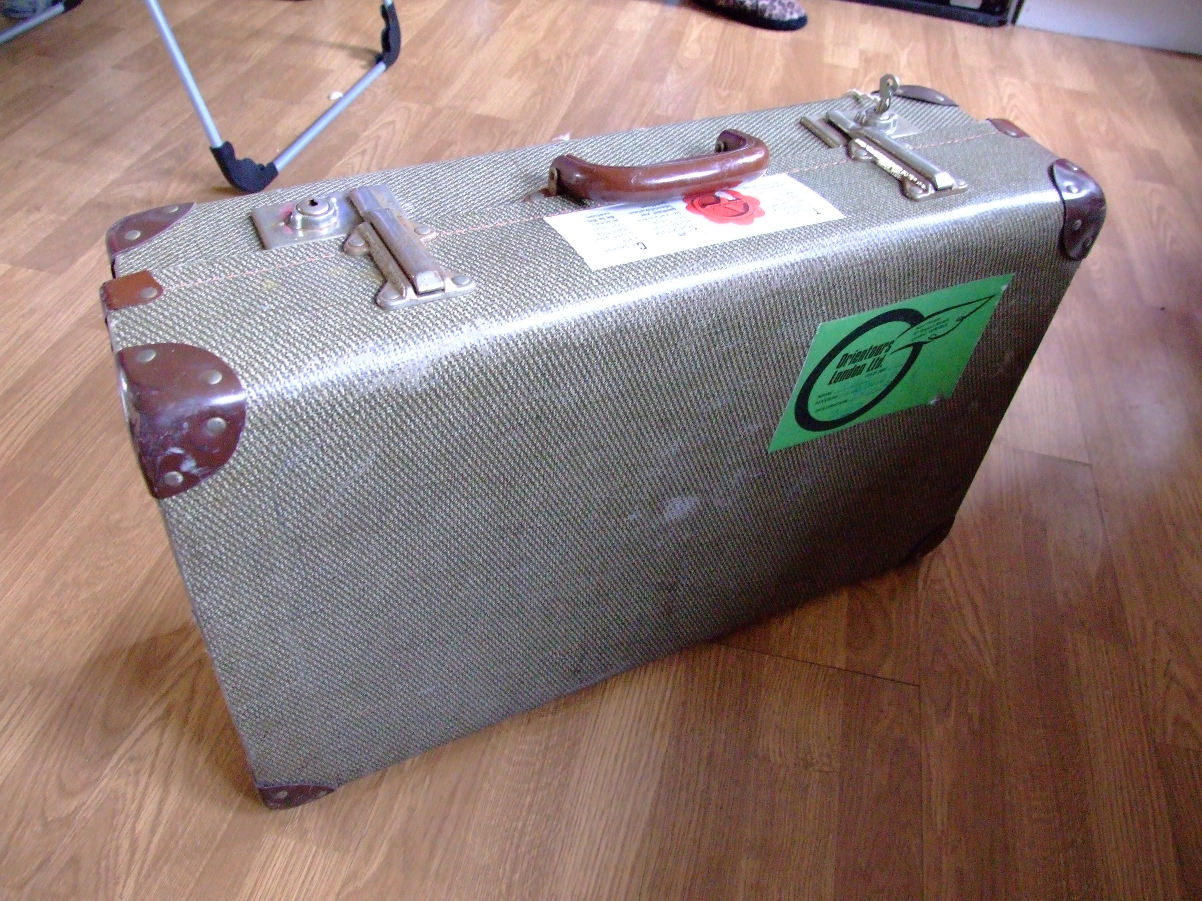 Old Suitcase Transformed Into Amplified Stereo Speaker - Instructables