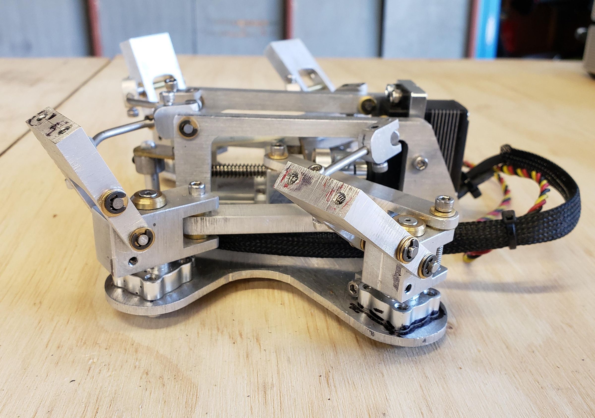Animatronic Cosplay Wing Mechanics : 8 Steps (with Pictures ...