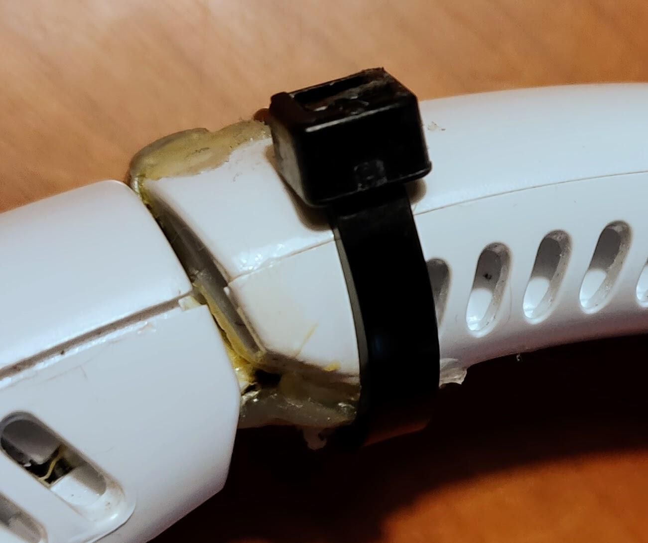 How to Fix a Foldable Portable Neck Fan : 5 Steps - Instructables