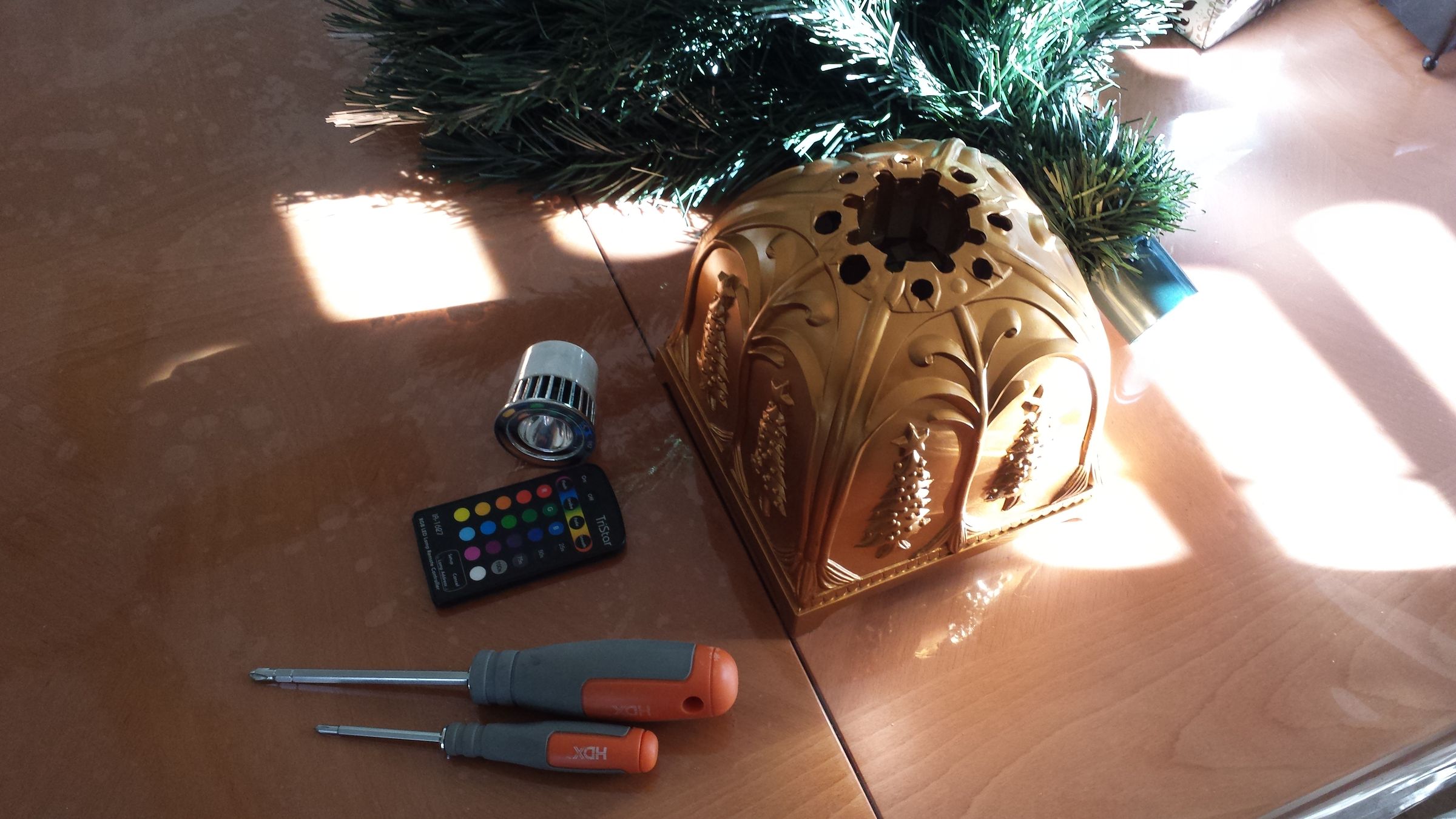 LED Remote Controlled Christmas Tree Retrofit : 5 Steps - Instructables