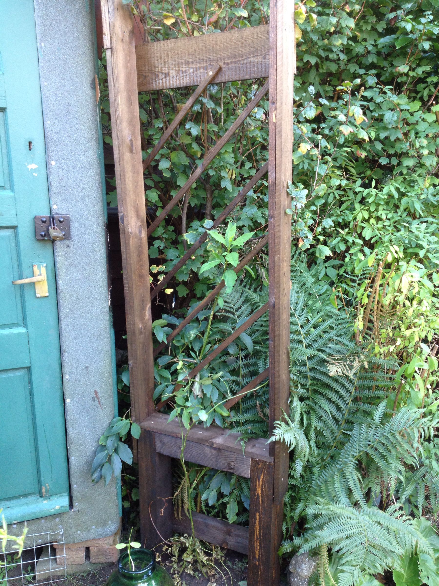 L.E.D. Pallet Wood Garden Arch for Climbing Plants : 6 Steps (with ...