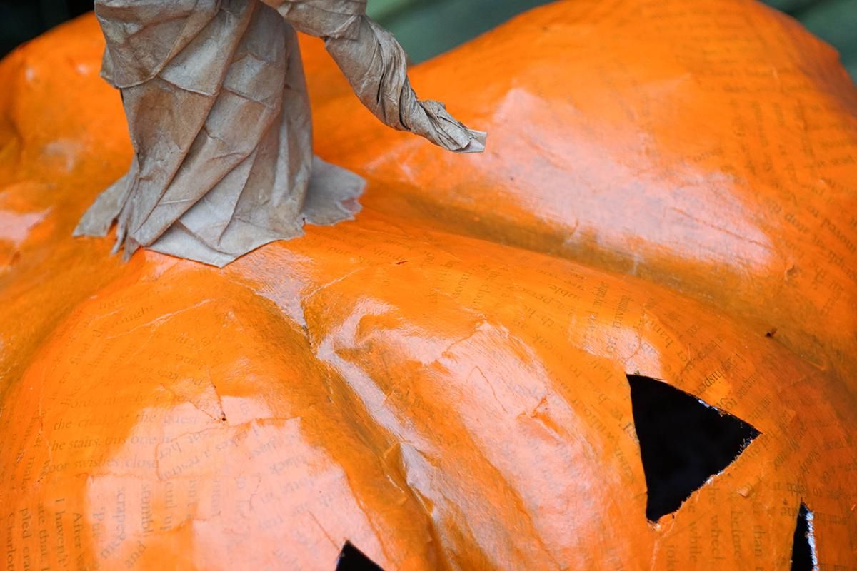 DIY Mod-Roc PUMPKIN ! | How to Make a Large Halloween Prop : 8 Steps ...