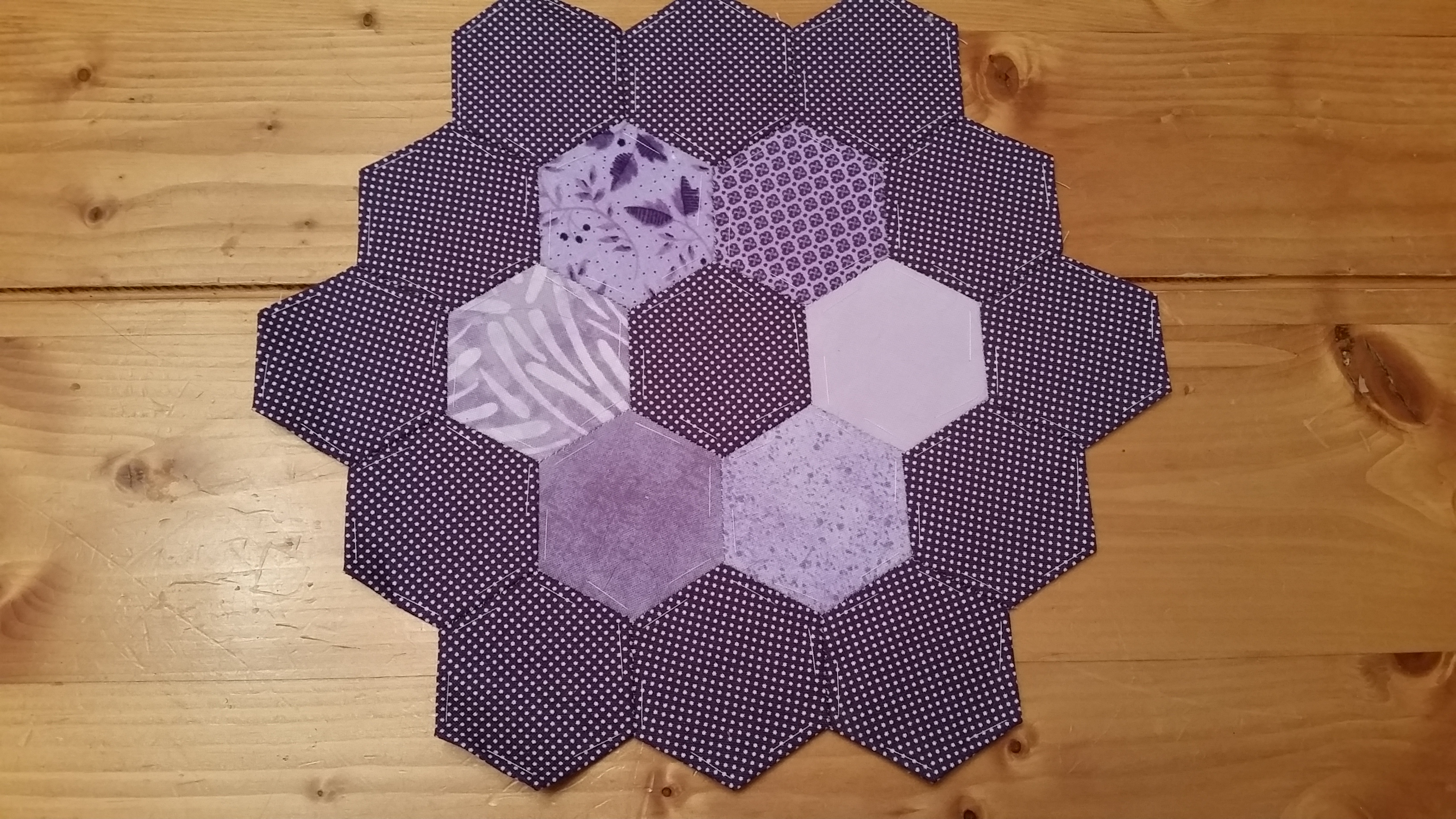 Hexagon English Paper Hand Piecing : 8 Steps (with Pictures ...