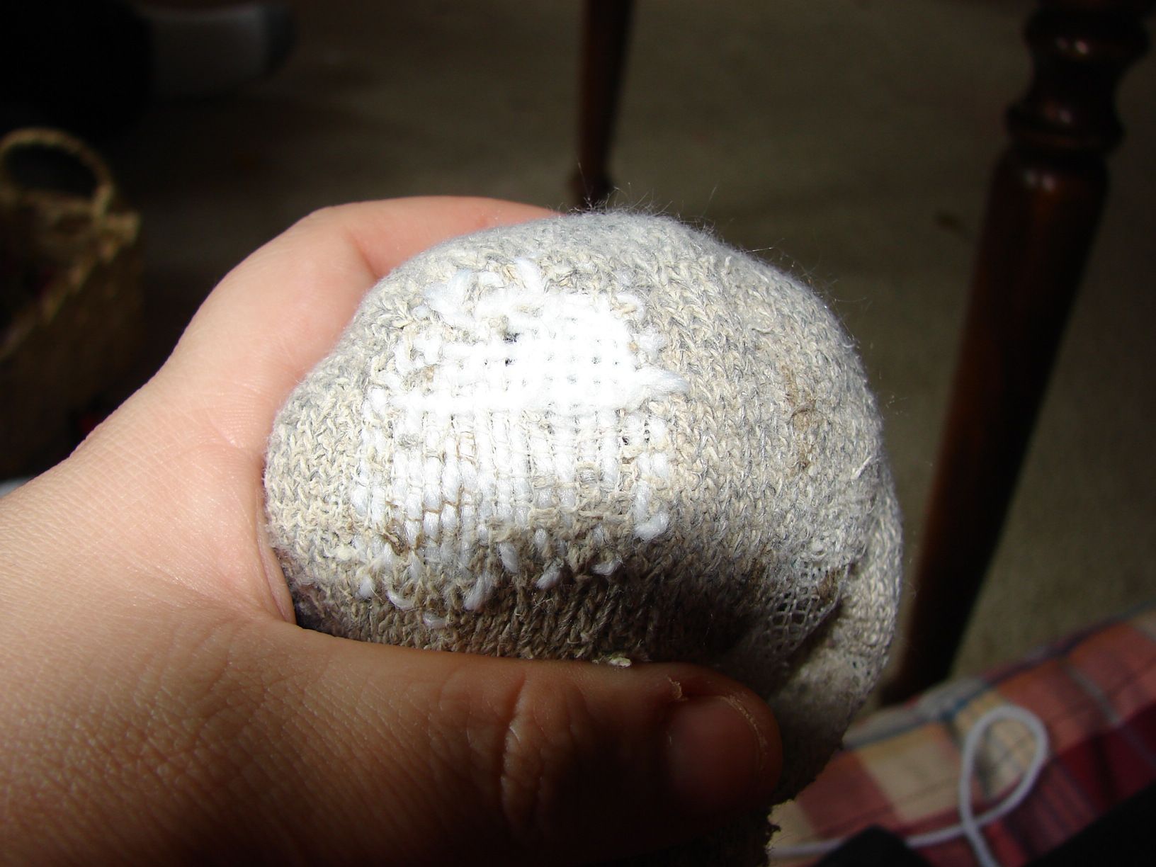 How to Mend a Sock : 8 Steps (with Pictures) - Instructables