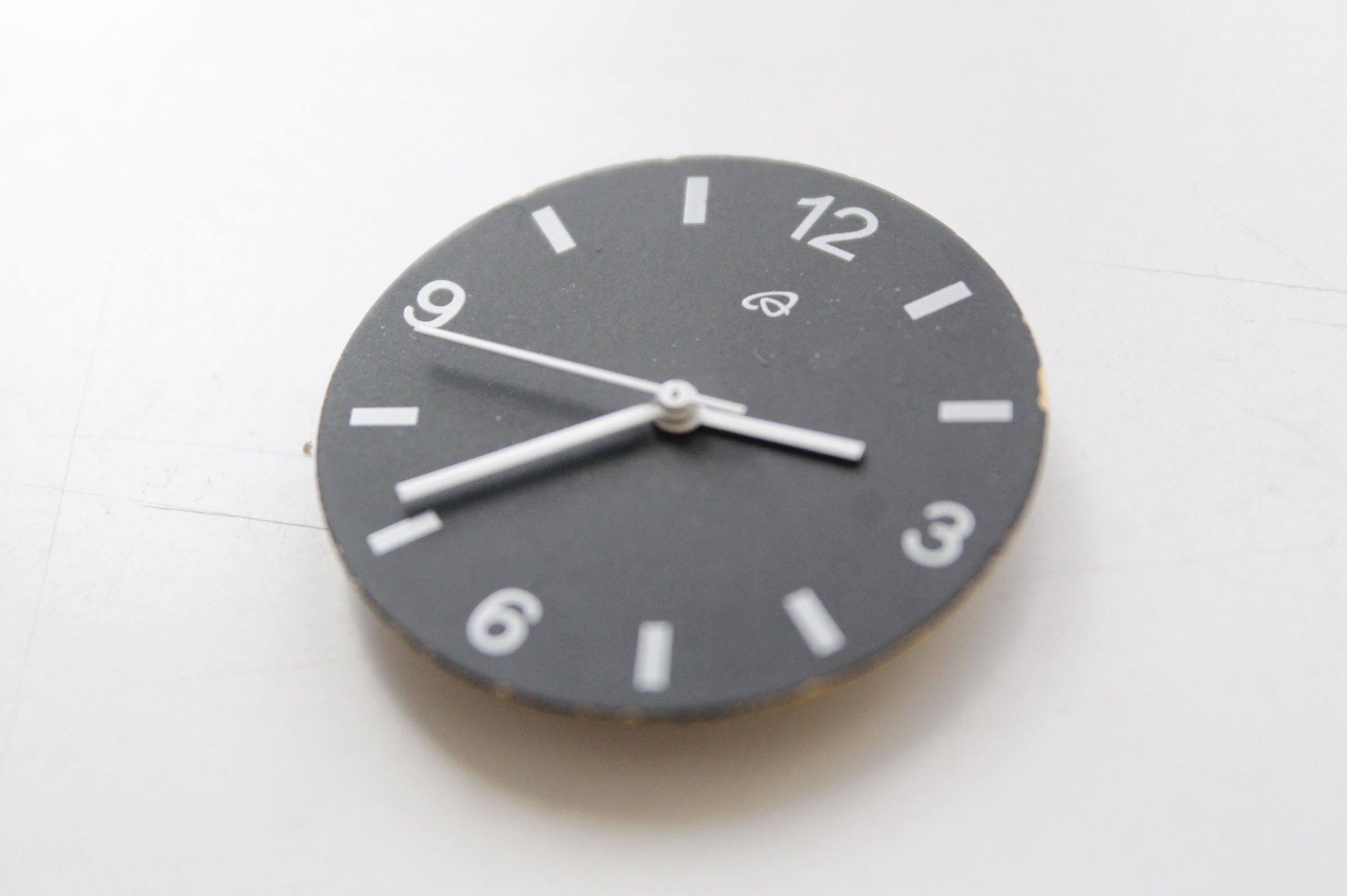 Converting a Wristwatch Into a Desk Clock : 4 Steps (with Pictures ...