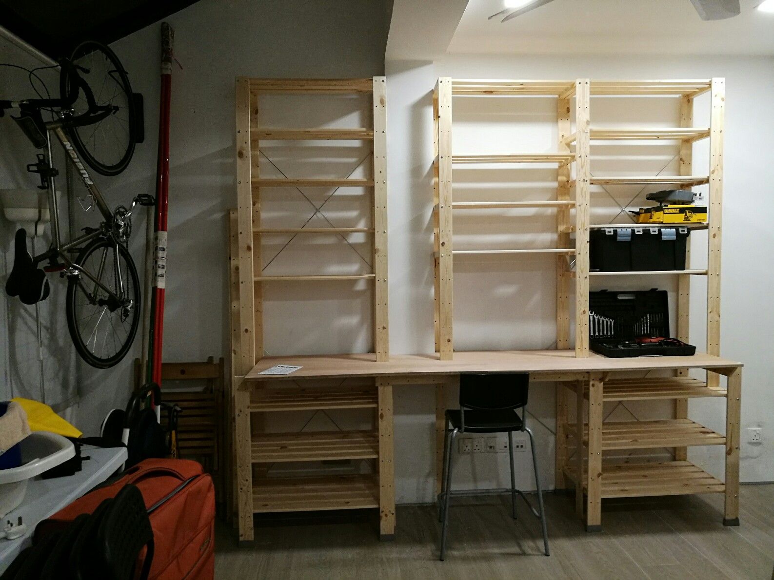 Quick & Easy Lightweight Work Bench : 6 Steps (with Pictures ...