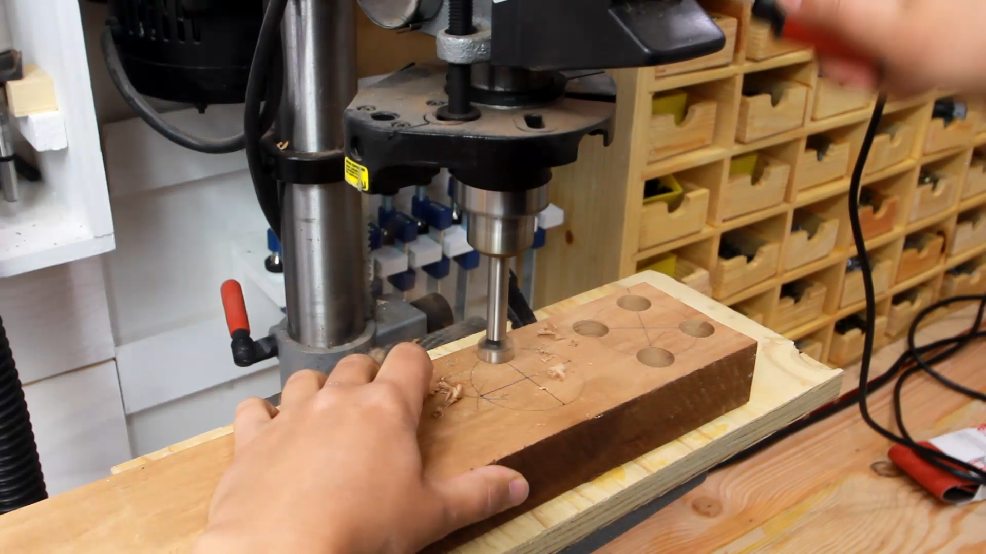 How to Build a Variable Box Joint Jig : 11 Steps (with Pictures ...