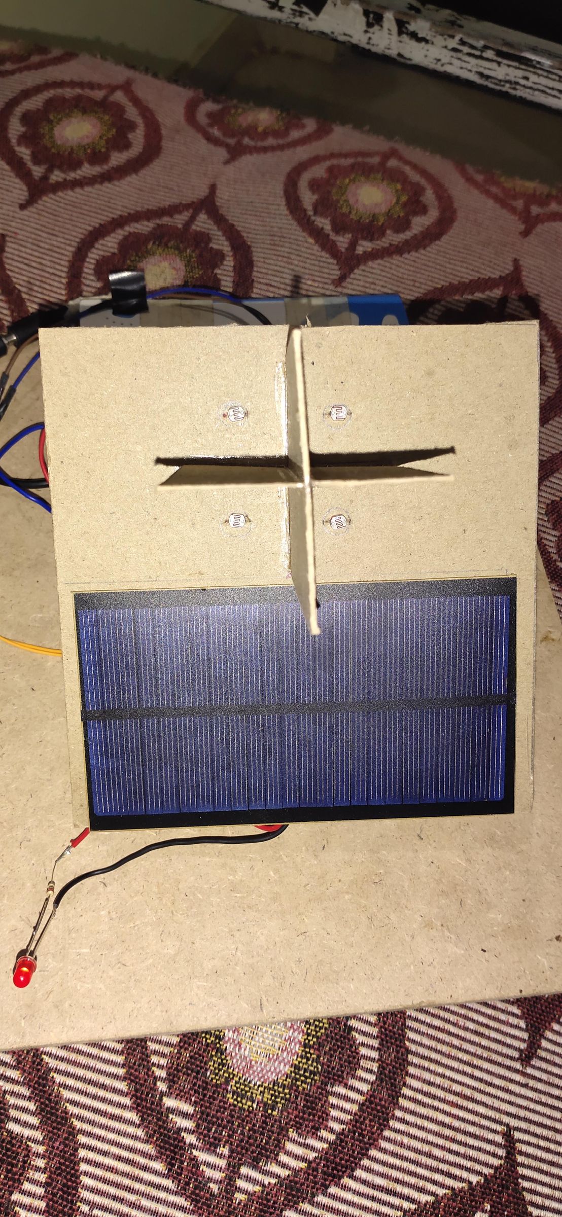 DIY Miniature Solar Tracker : 5 Steps (with Pictures) - Instructables