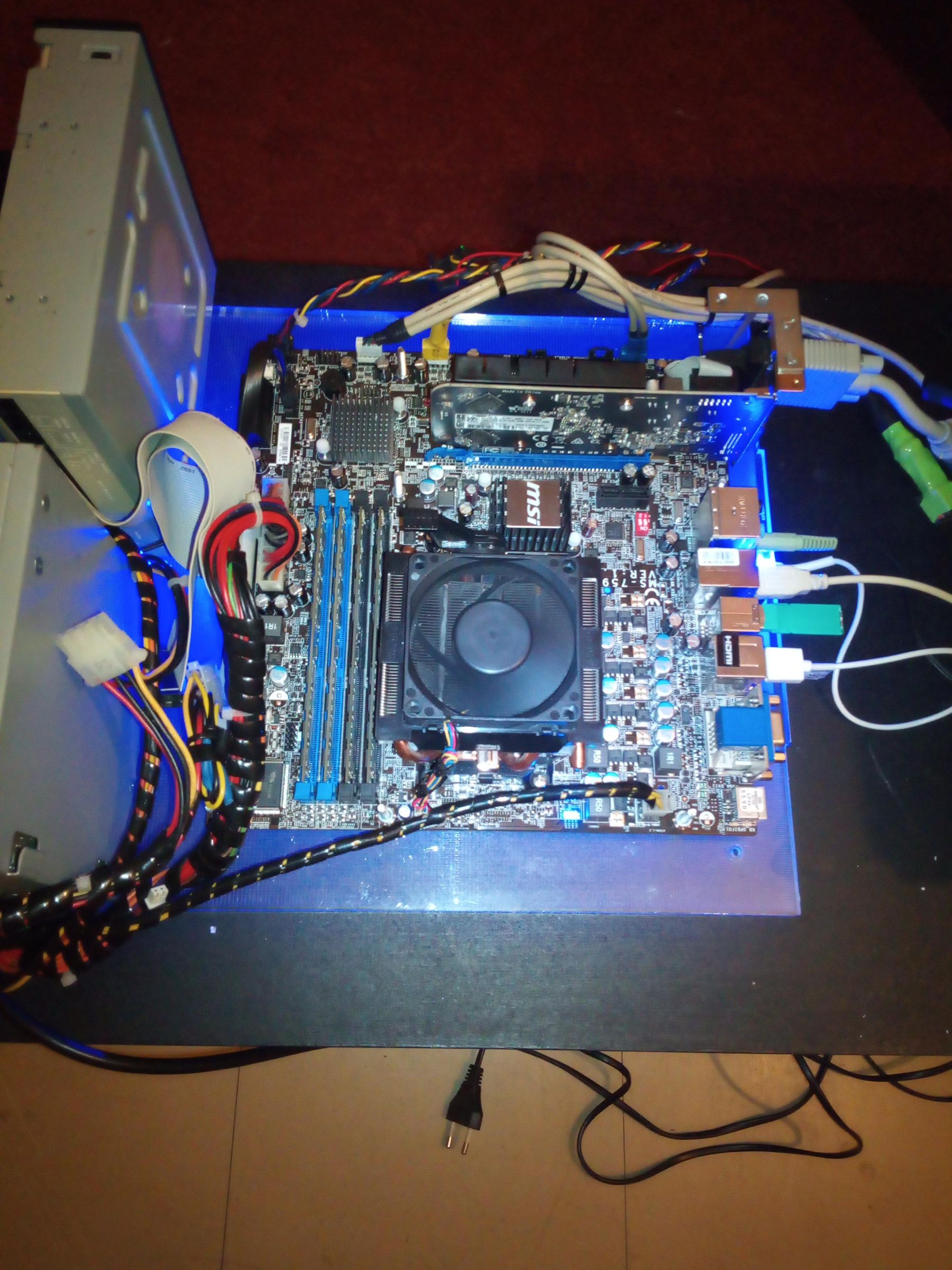 PC Table Bench - Instructables