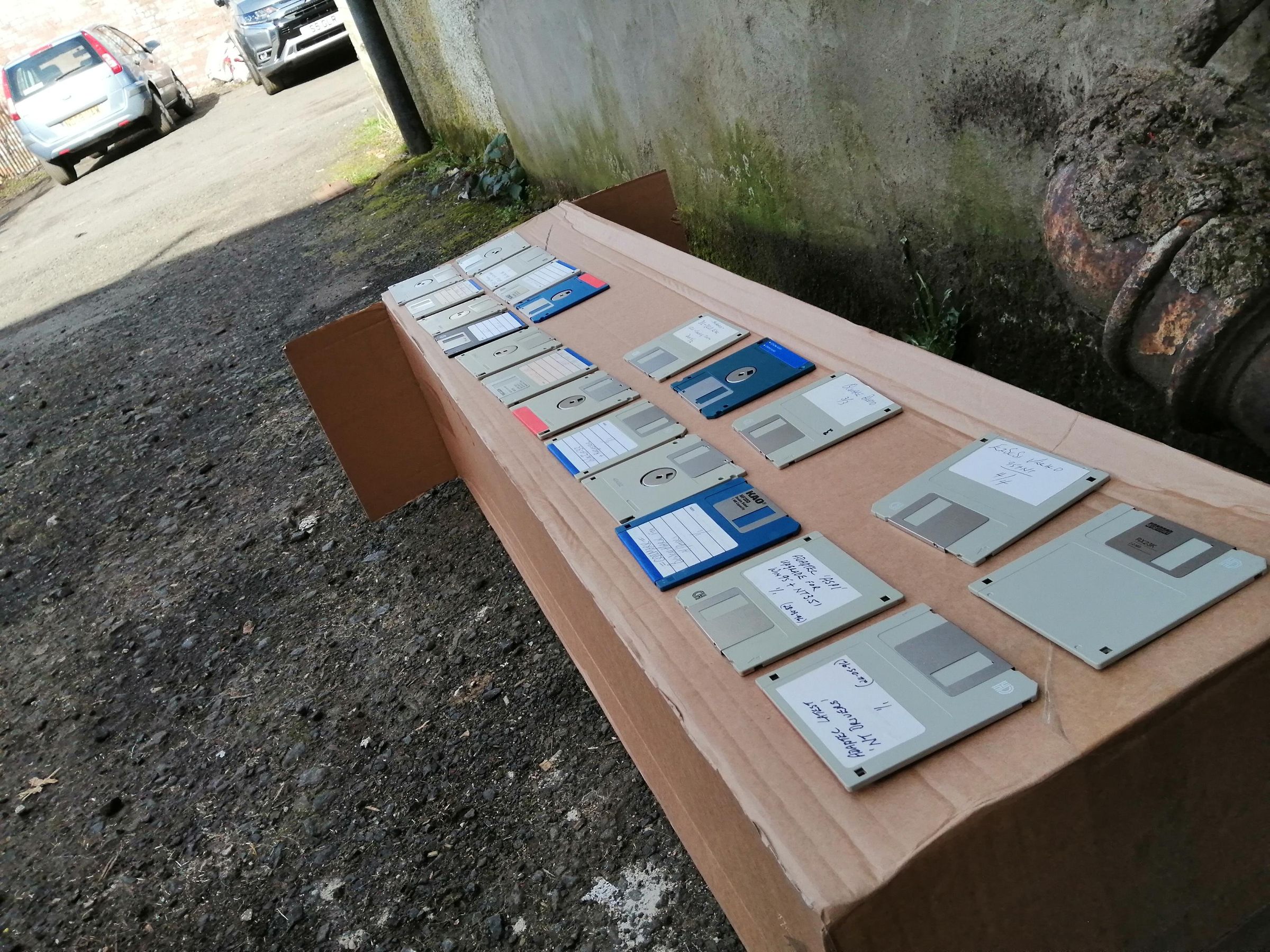 Floppy Disc Space Invader Wall Deco : 5 Steps (with Pictures ...