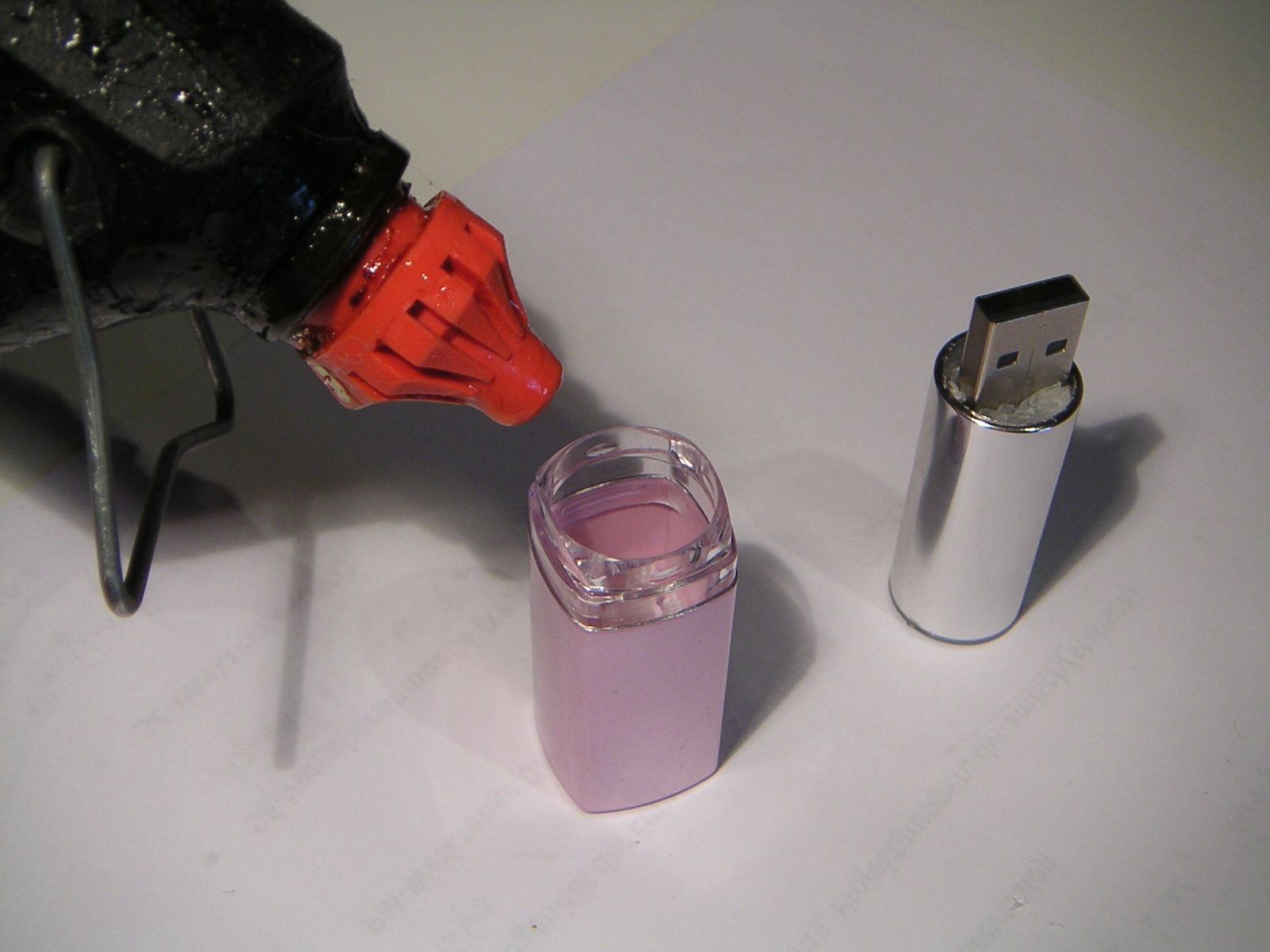 USB Memory Lipstick : 7 Steps - Instructables
