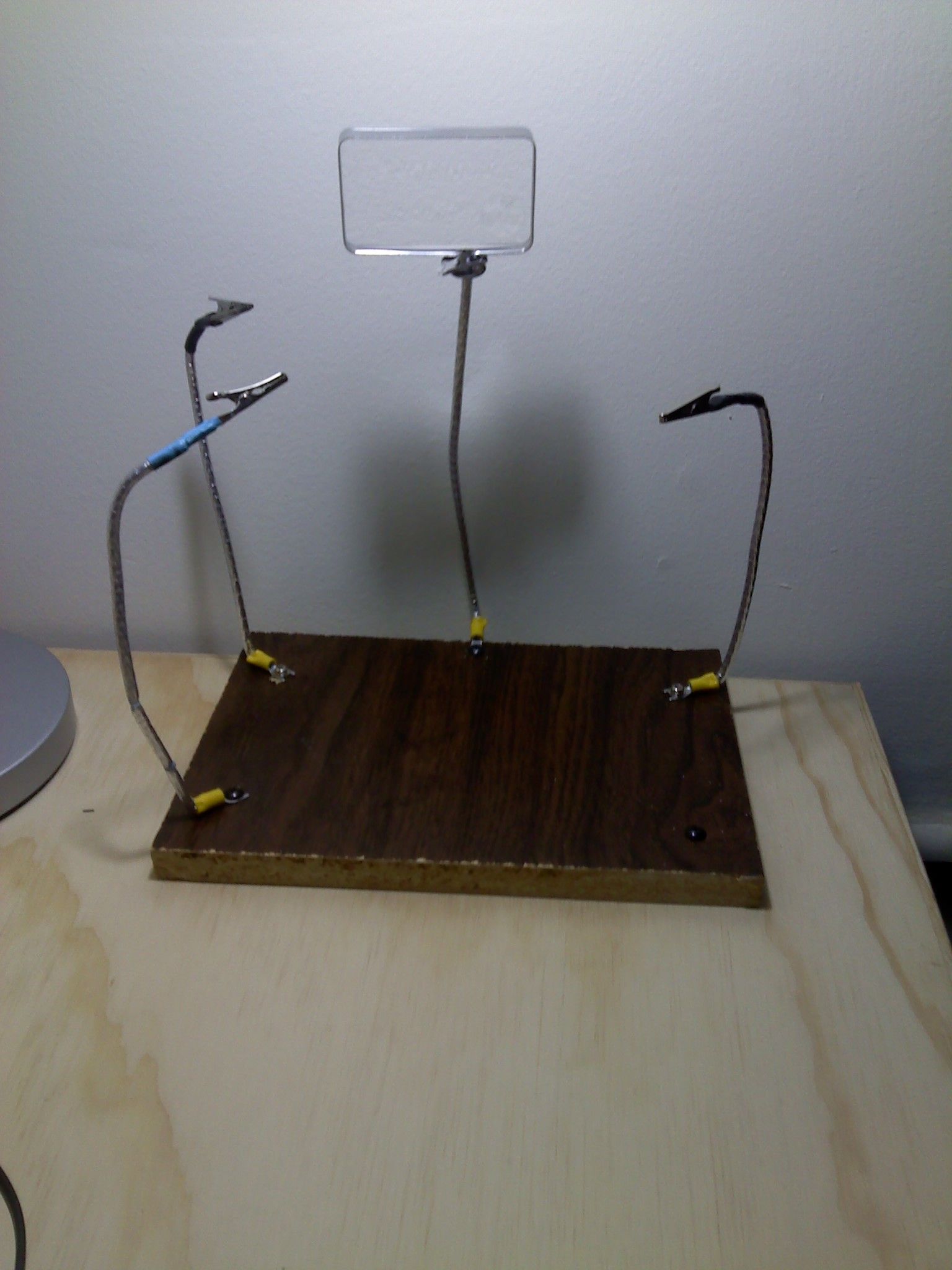 Helping Hands : 4 Steps - Instructables