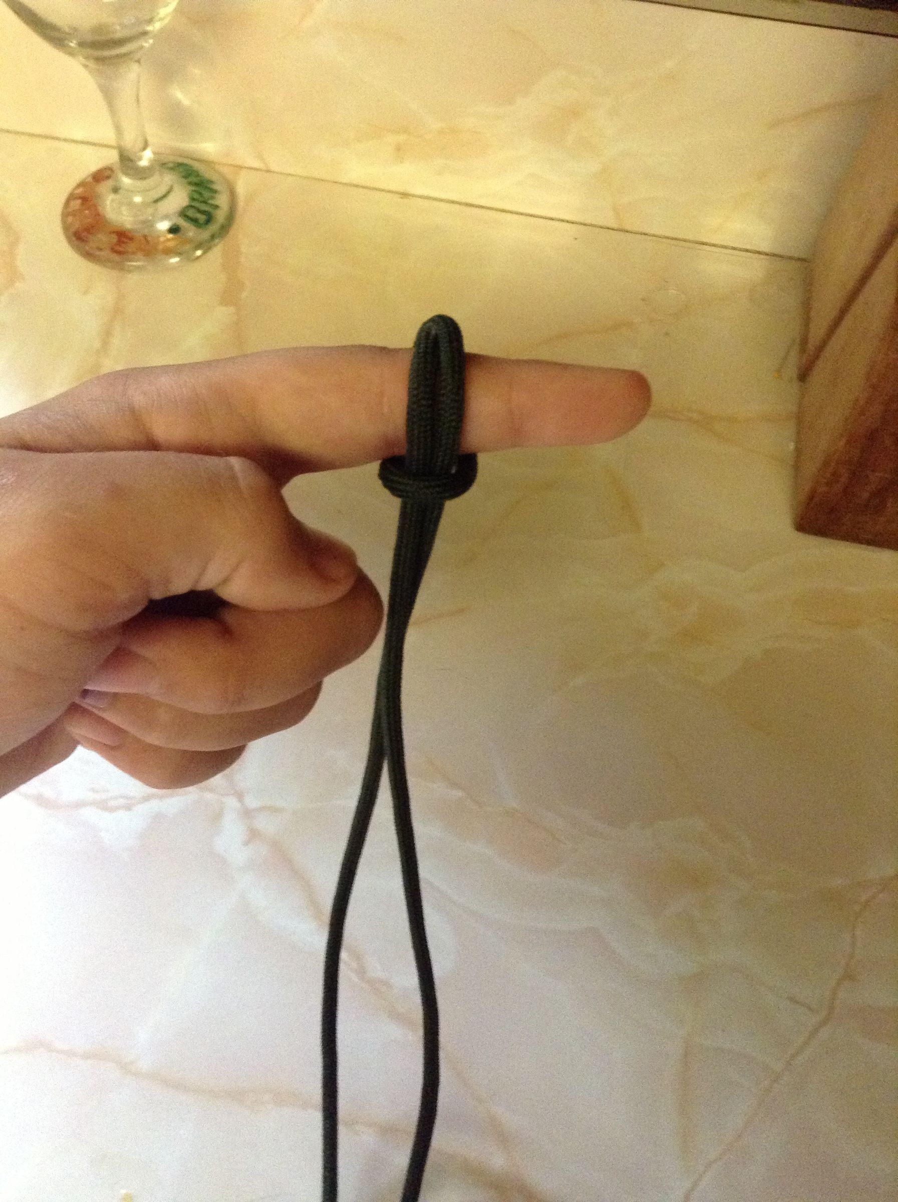 Best Paracord Handcuffs : 3 Steps - Instructables