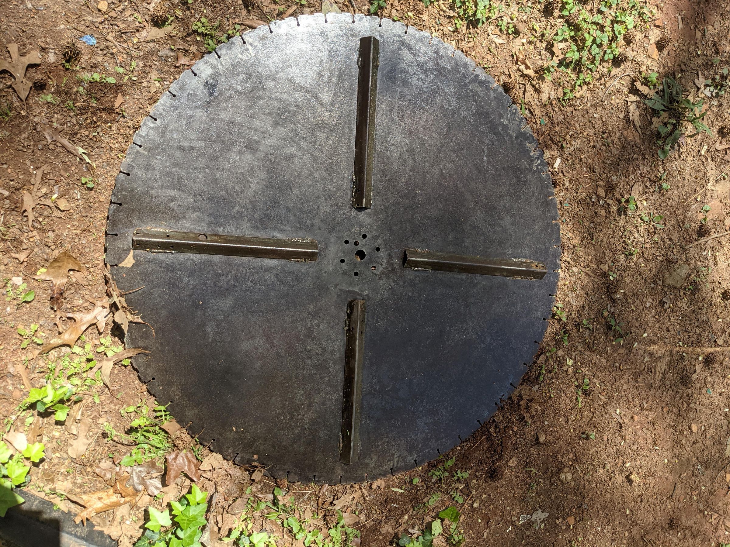 Giant Saw Blade Table! : 12 Steps (with Pictures) - Instructables