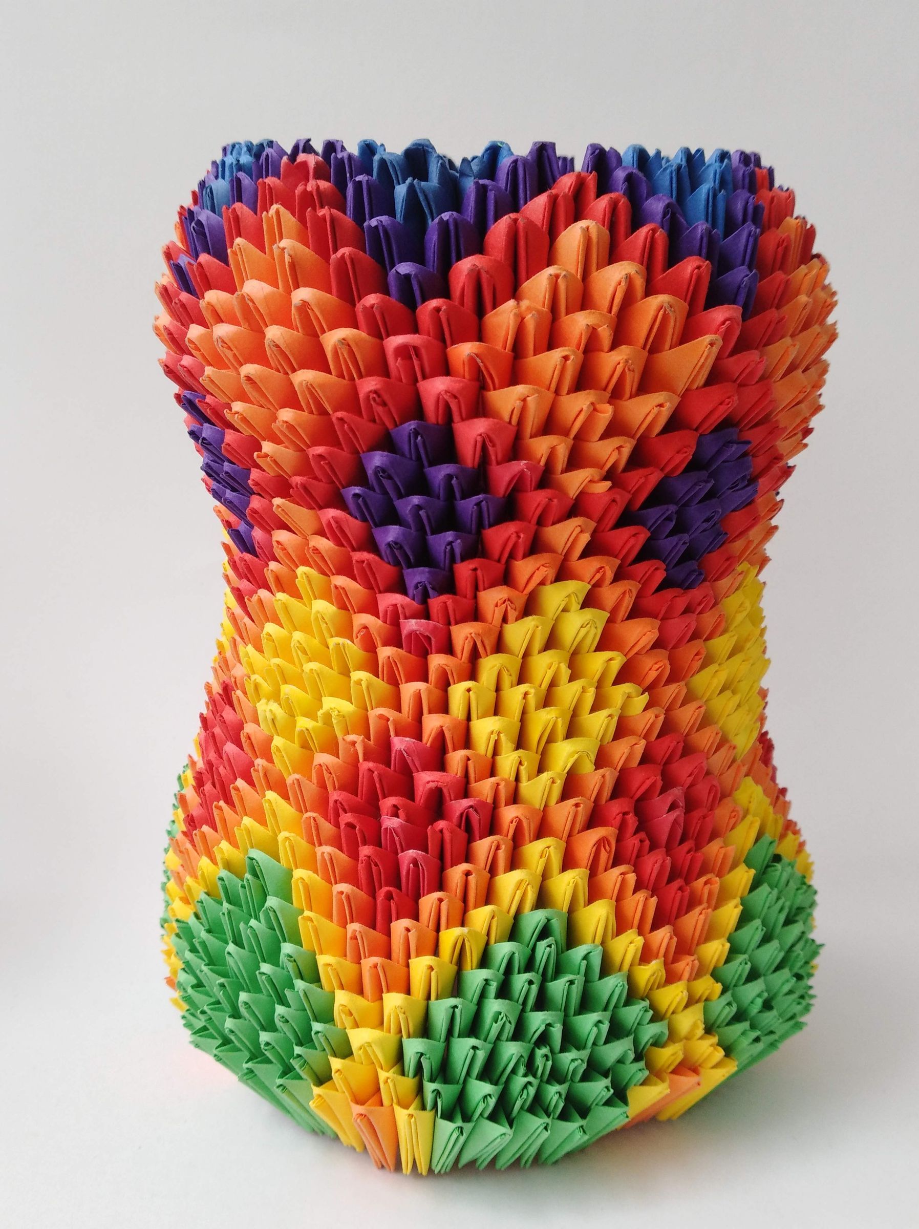 WATERPROOF Rainbow Origami Vase : 7 Steps (with Pictures) - Instructables
