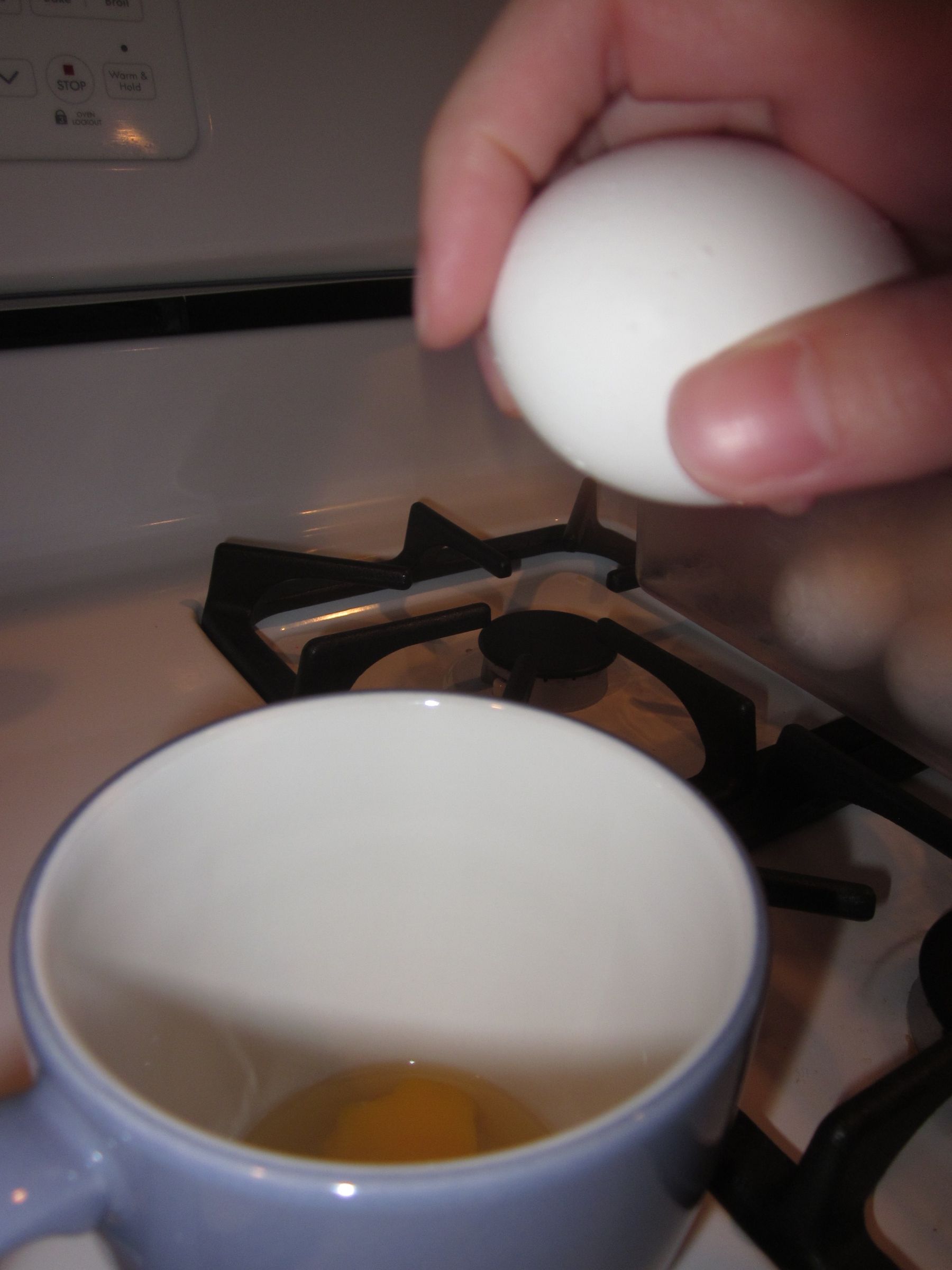 Crack Egg With One Hand : 5 Steps - Instructables