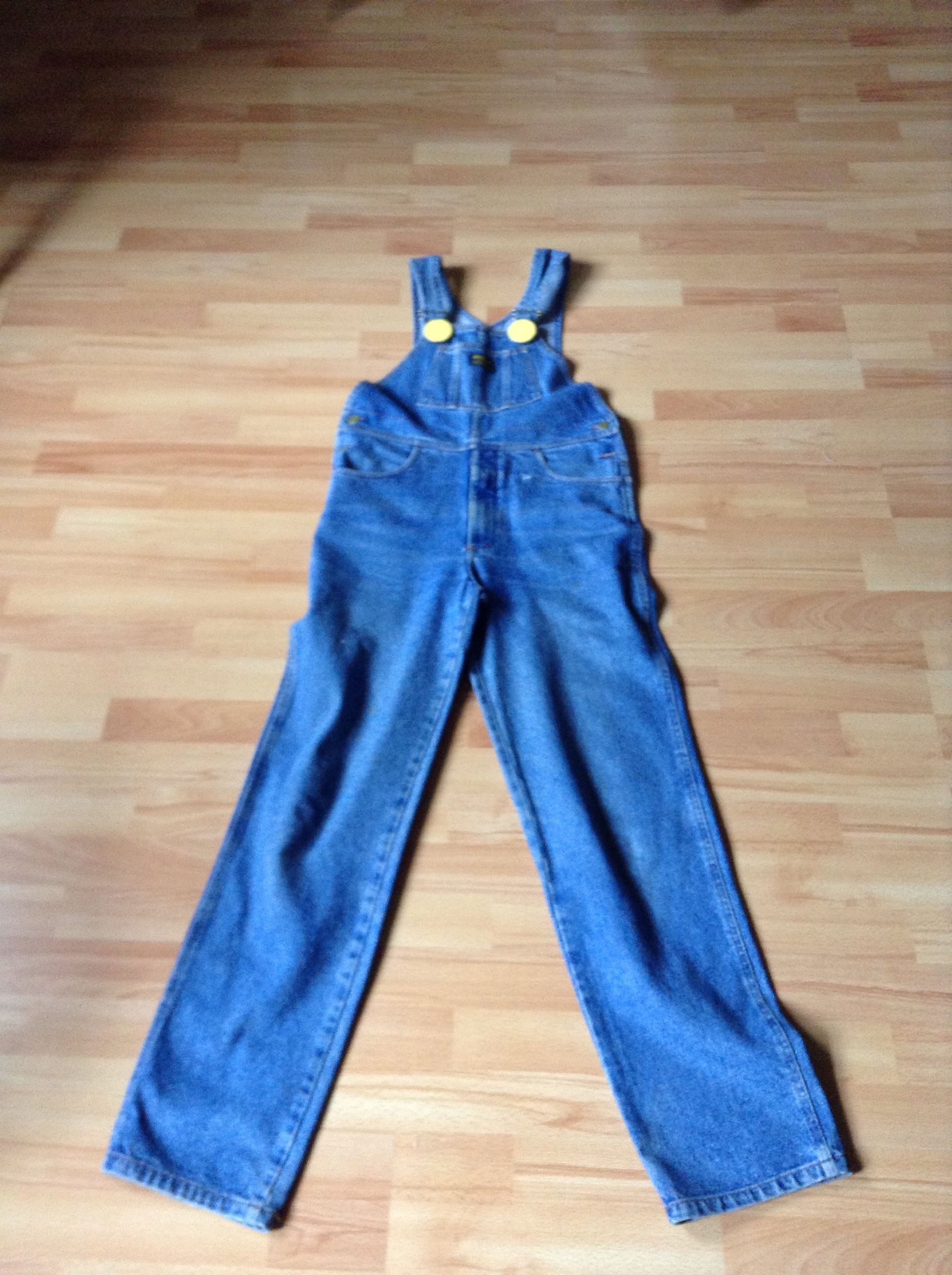 HOW TO MAKE a LAST MINUTE MARIO COSTUME : 4 Steps - Instructables