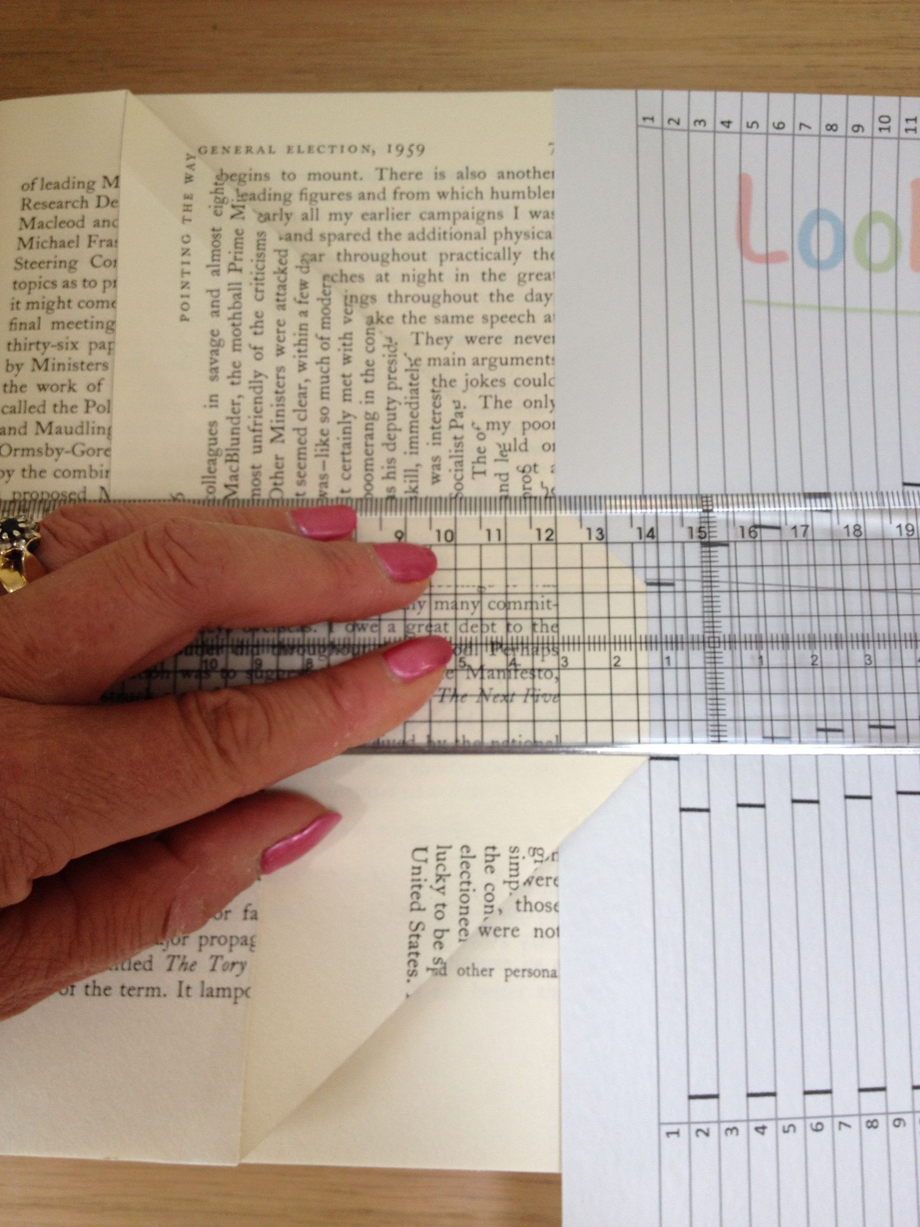 Paw Prints Folded Book Art : 8 Steps - Instructables