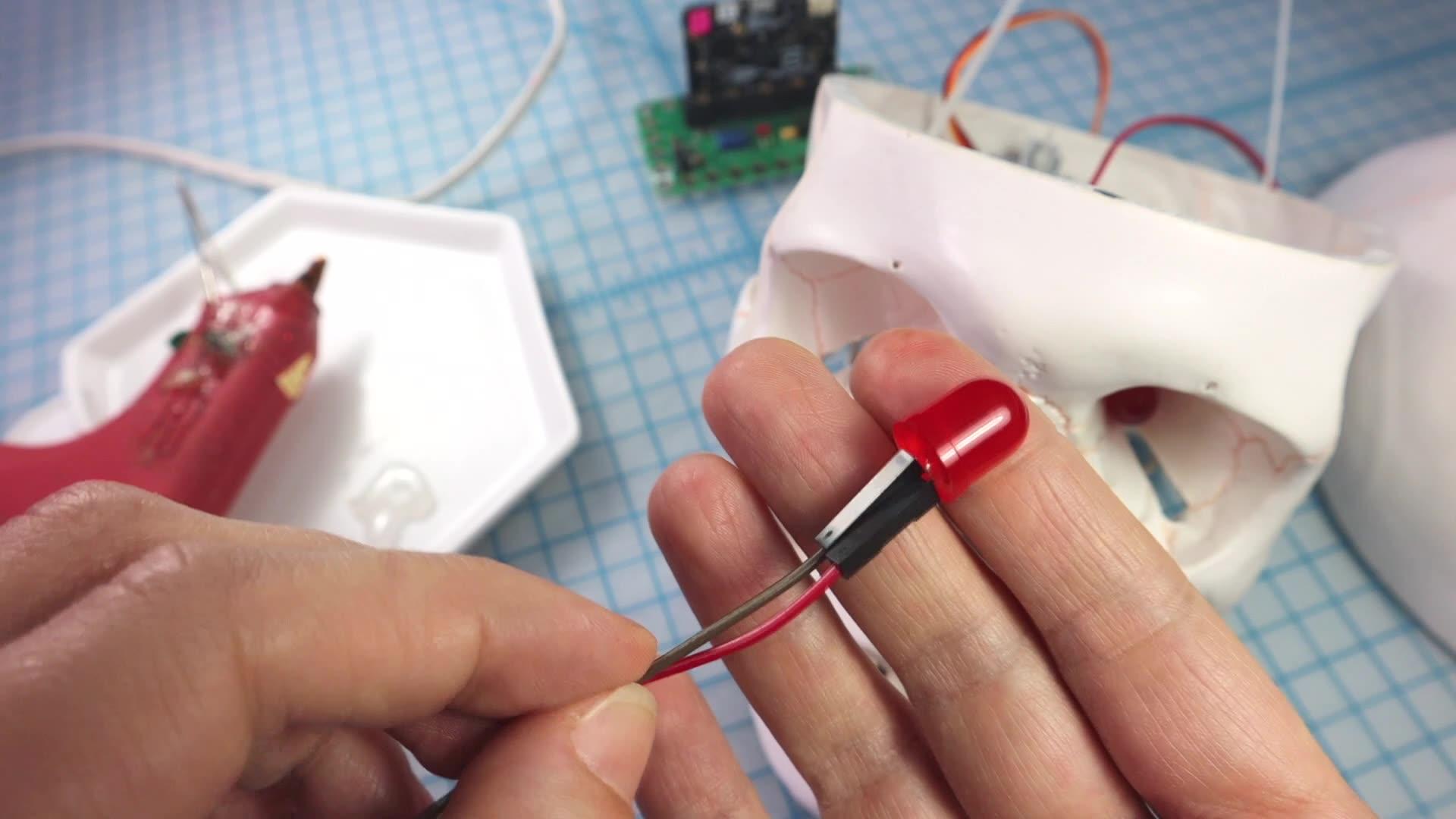 Easy Talking Skull With Micro:bit - Remote Control Animatronic Skull ...