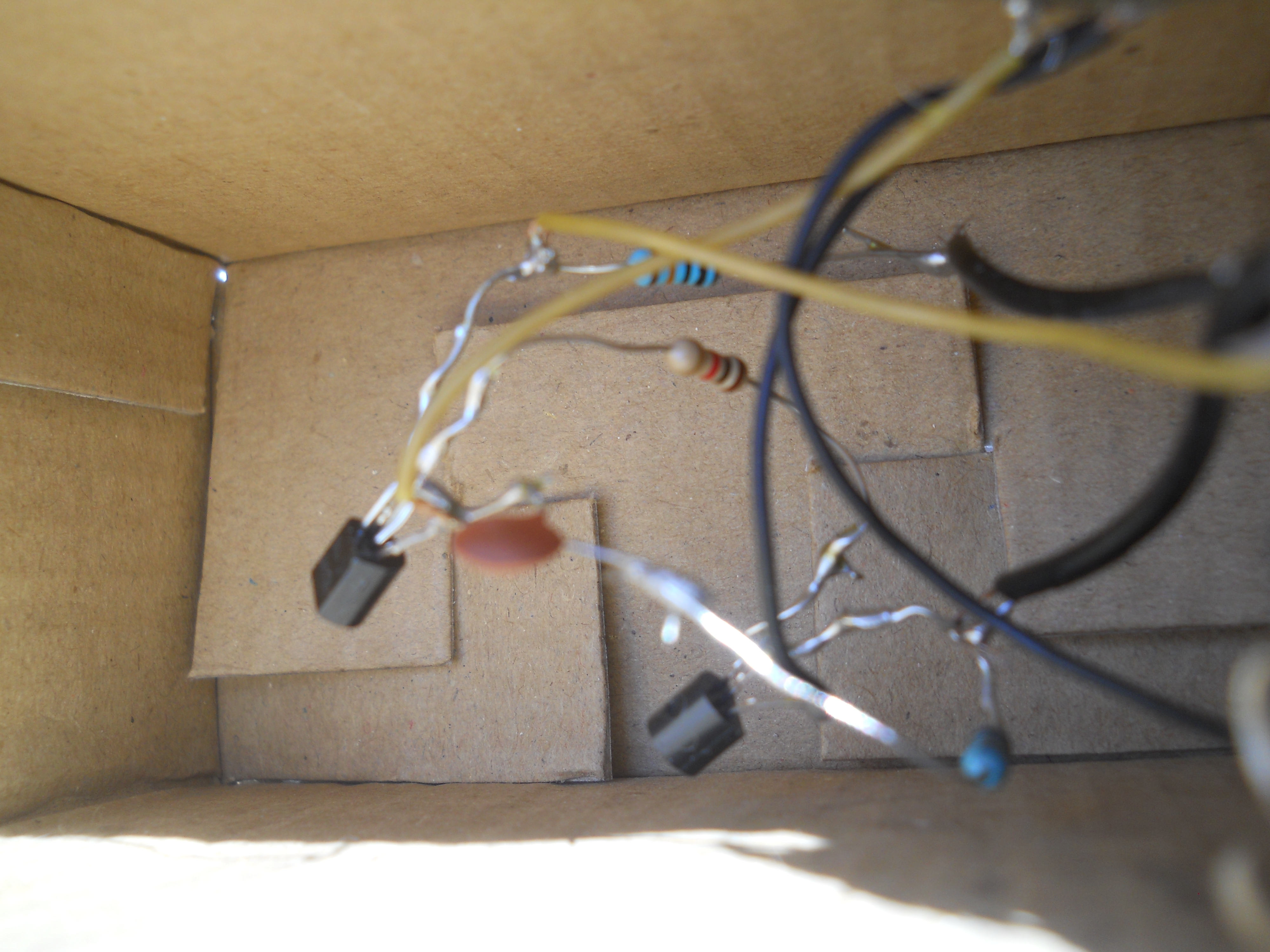 Simple Lie Detector (from Solid Components) : 4 Steps (with Pictures ...