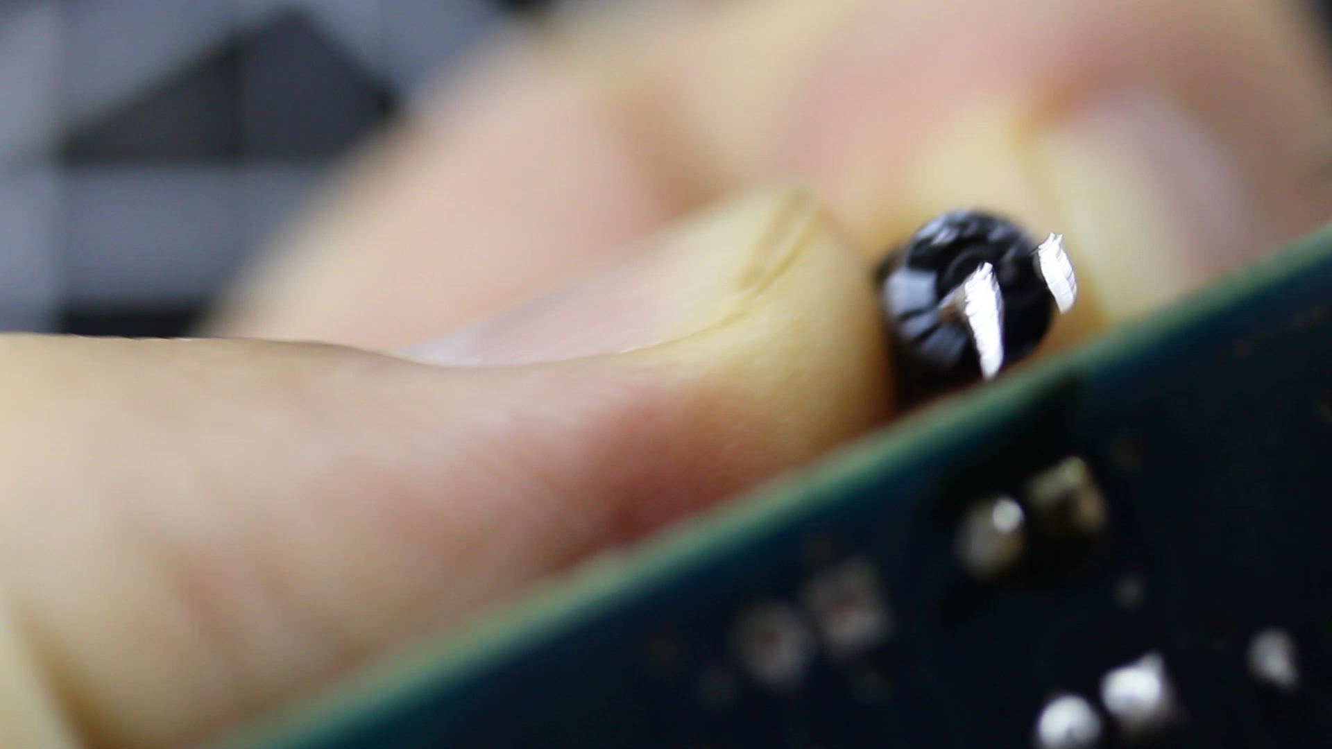 Desoldering | Soldering Basics : 8 Steps (with Pictures) - Instructables