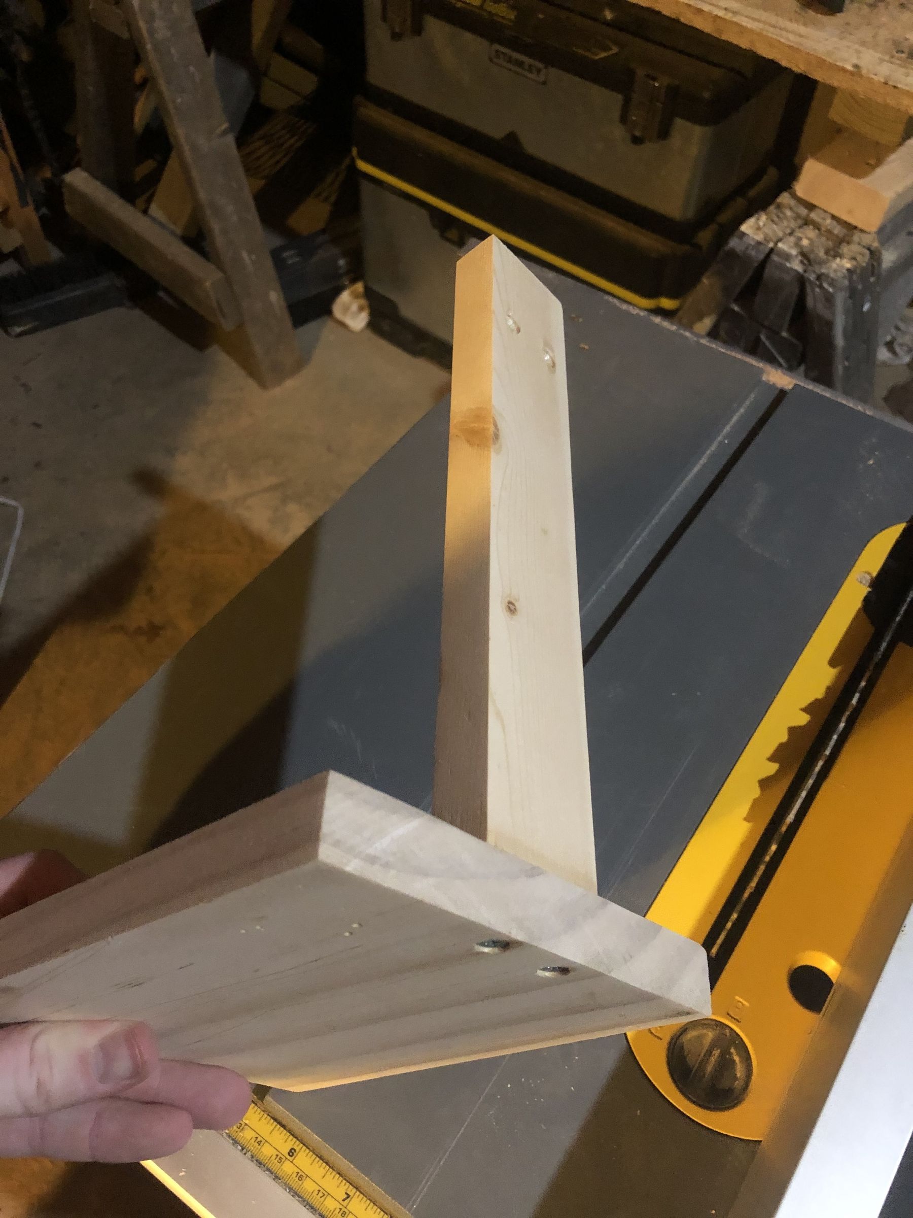 Simple Headset Stand : 6 Steps - Instructables