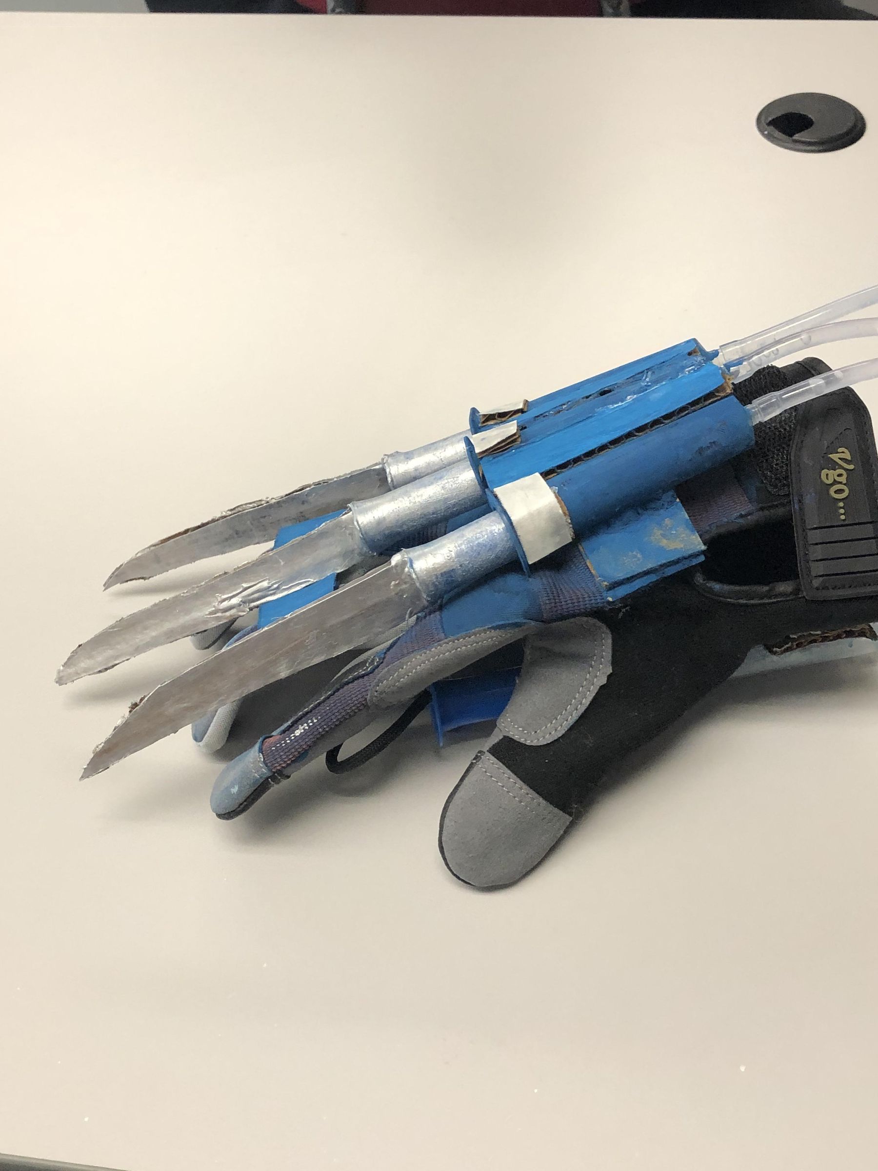 Hydraulic Extendable Wolverine Claws : 4 Steps (with Pictures ...