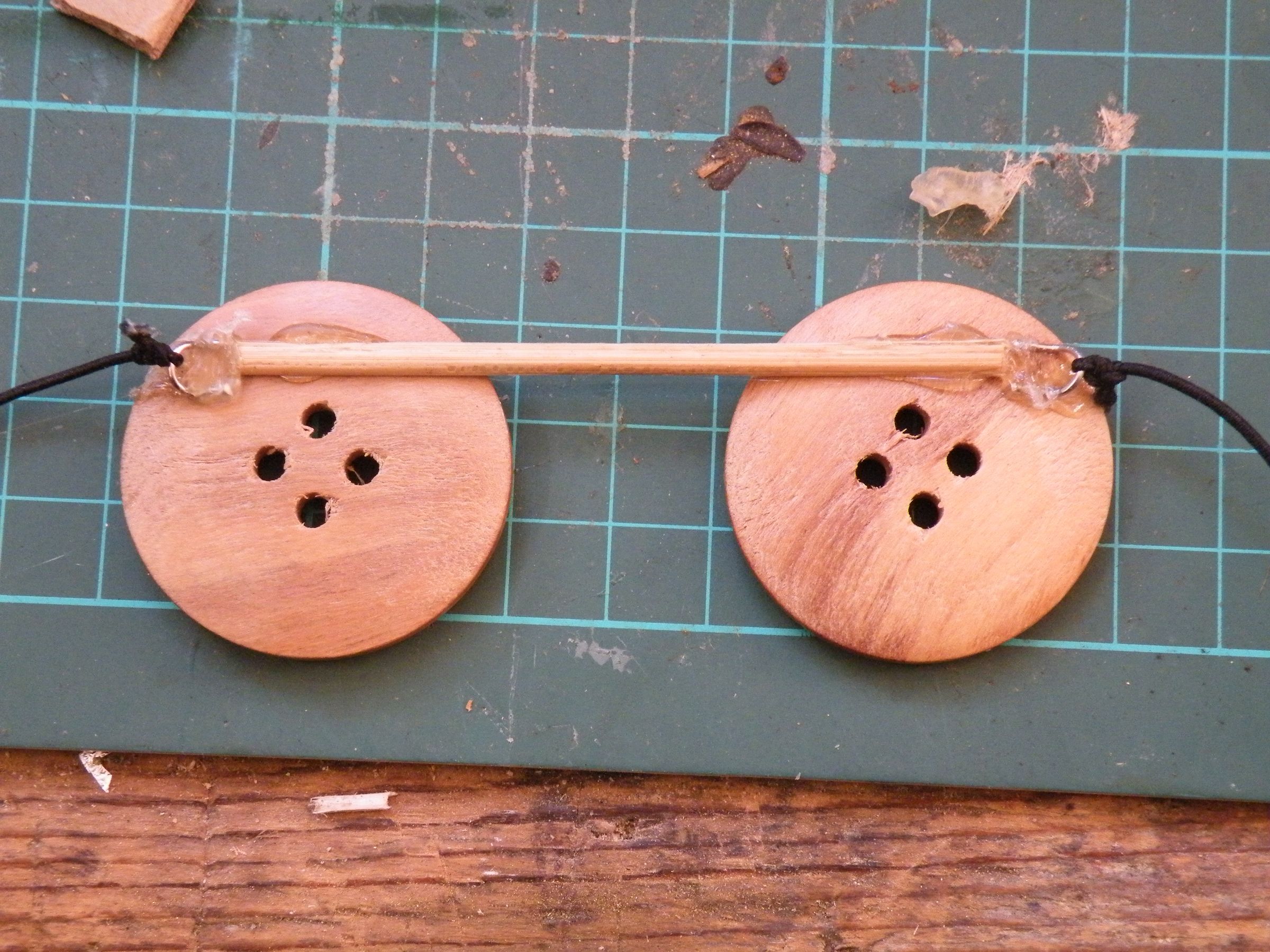 Coraline Button-Eyes : 4 Steps (with Pictures) - Instructables