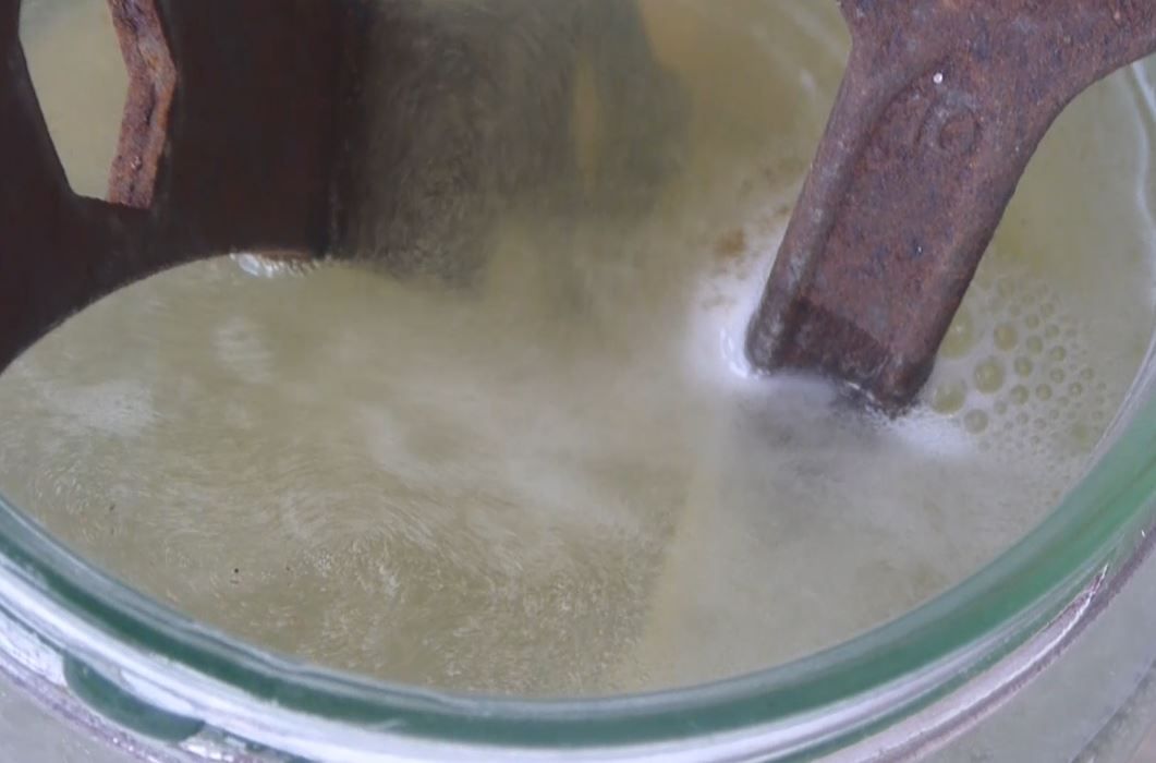 Electrolysis Rust Removal - DIY Tutorial : 3 Steps - Instructables