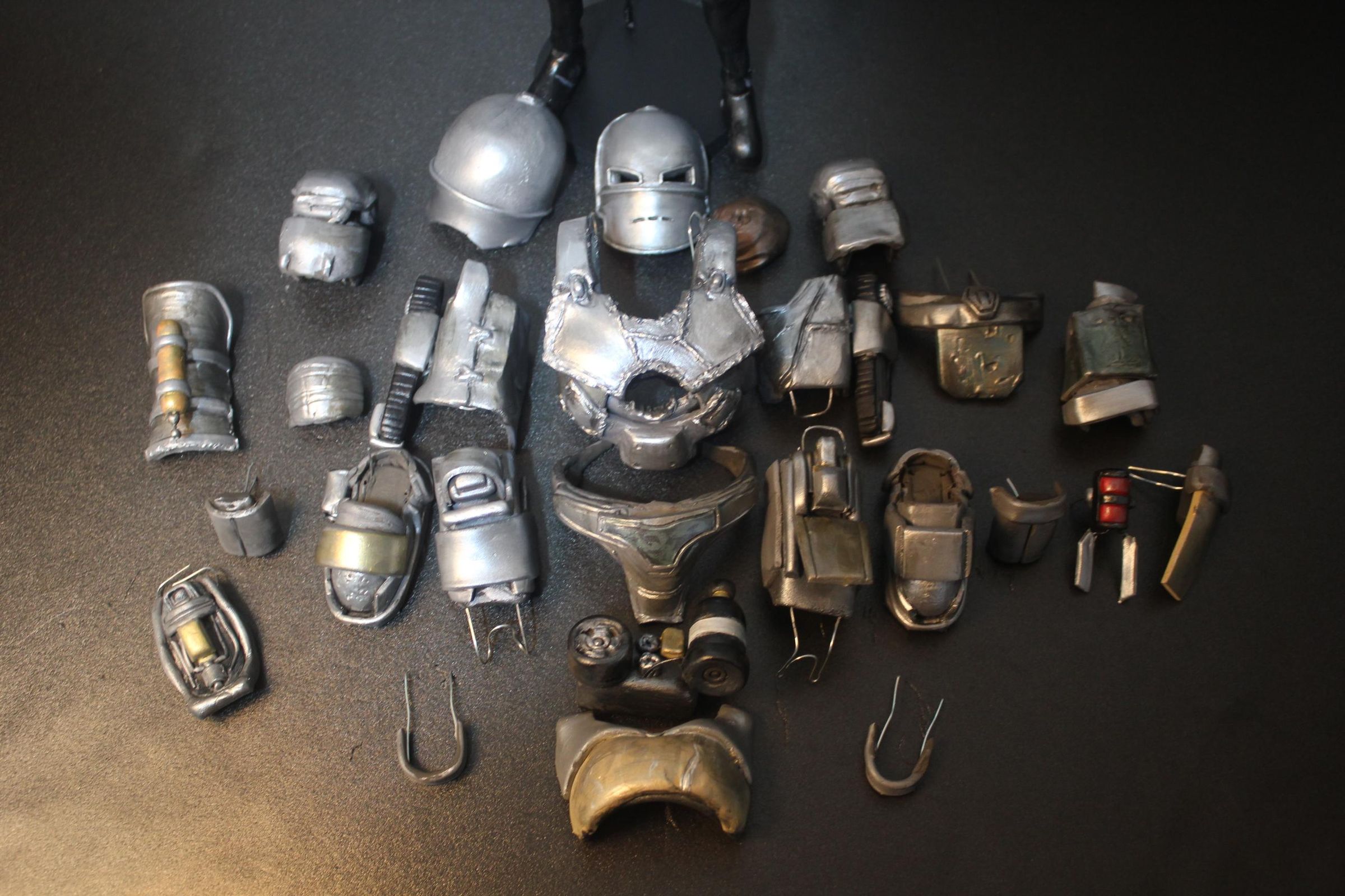 Marvel Handmade Ironman Clay : 3 Steps - Instructables