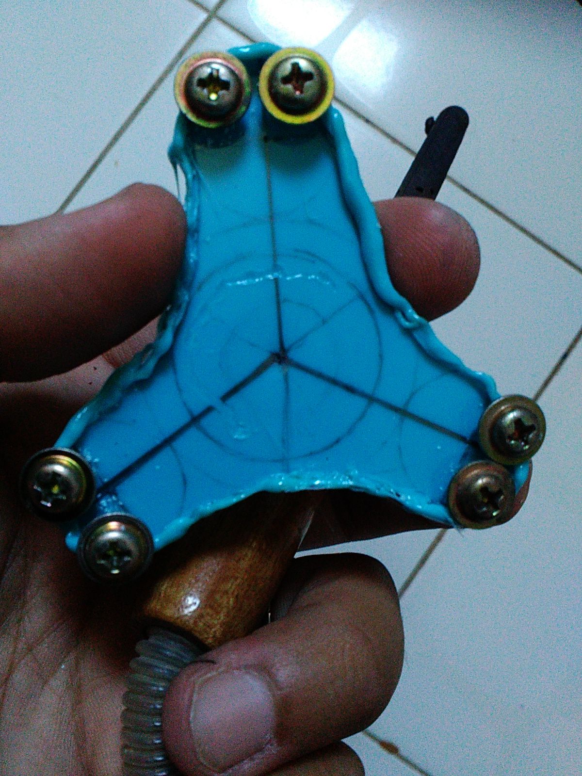 Light Fidget Spinner Using DC Motor. No Bearing. No Glue Needed : 3 ...