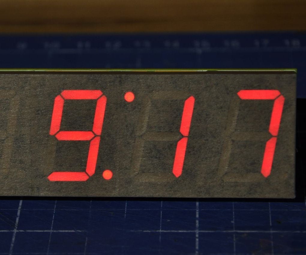 Cheap Desktop Led Clock : 8 Steps - Instructables