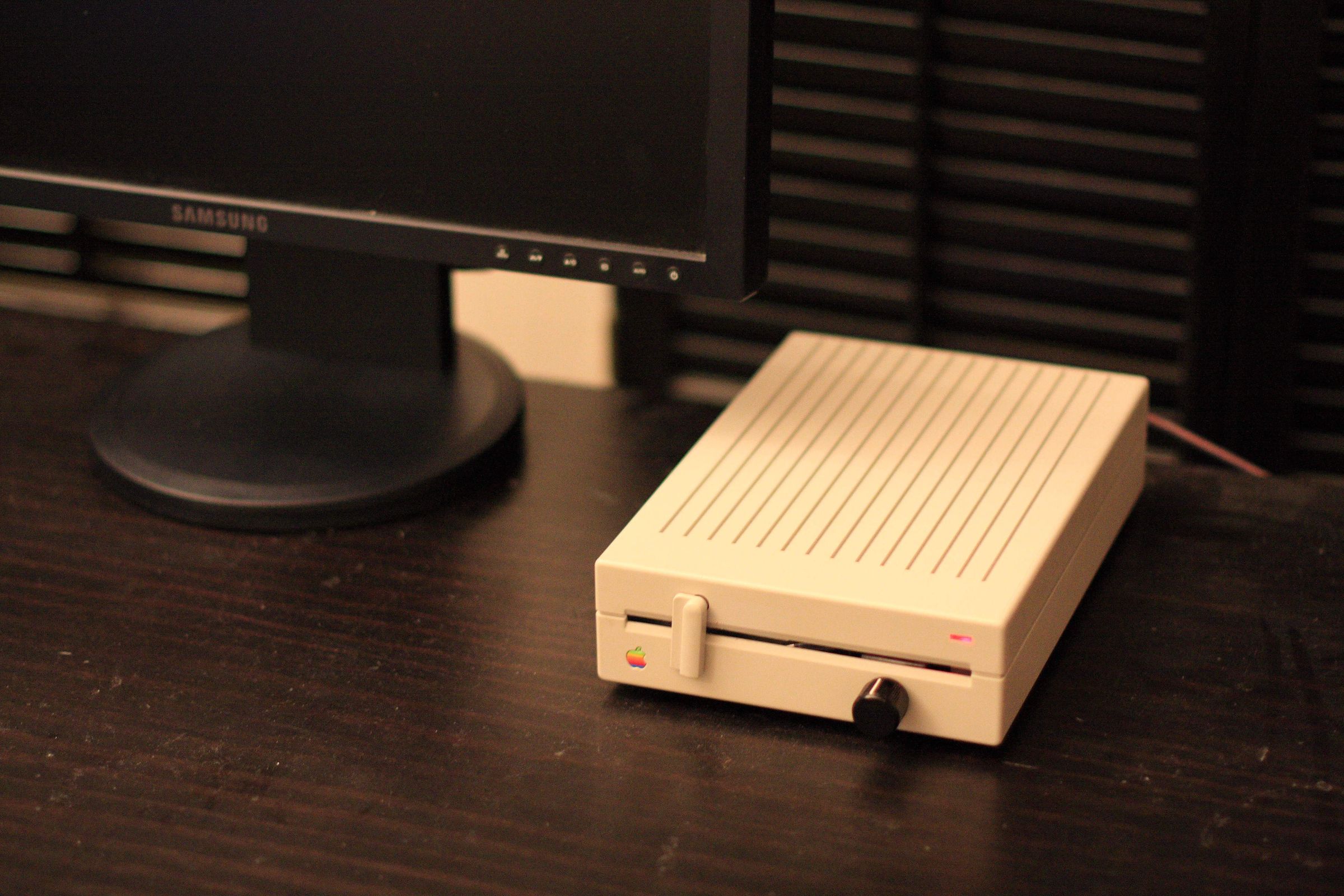 Apple Floppy Amp : 8 Steps (with Pictures) - Instructables