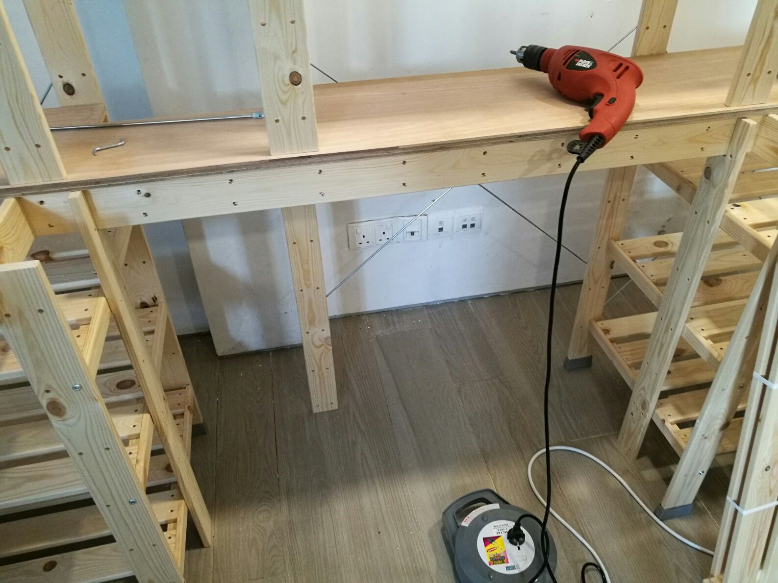Quick & Easy Lightweight Work Bench : 6 Steps (with Pictures ...