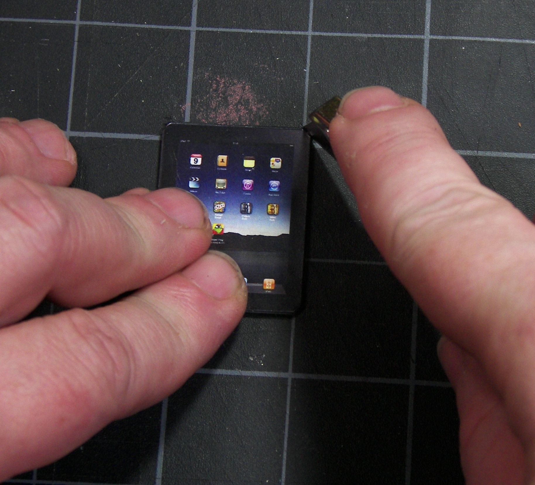 Wood Manikin Figure Lamp With IPad - a DIY Tutorial : 10 Steps (with ...