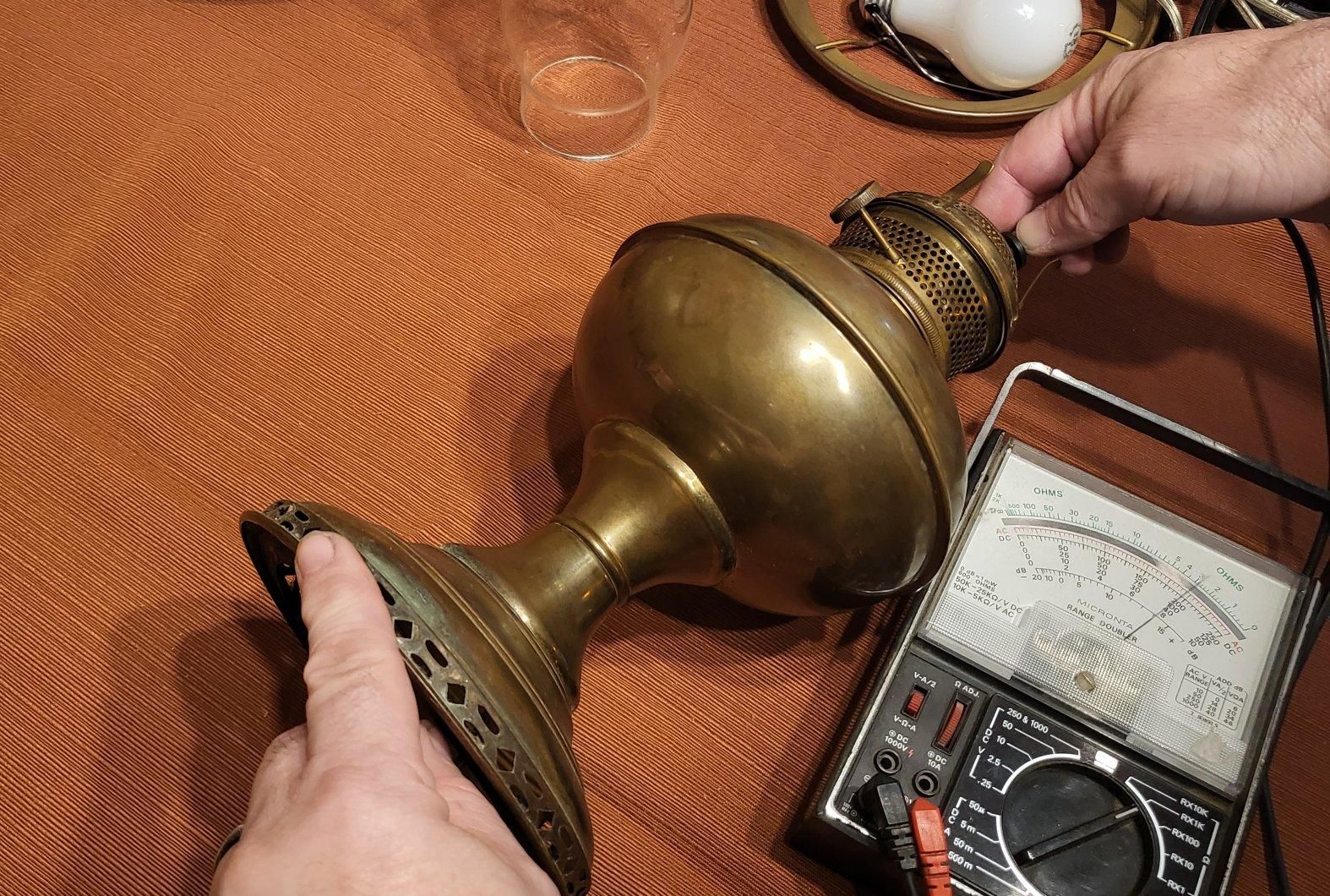 Simple LED Table Lamp From an Old Lamp (no Soldering) : 13 Steps ...