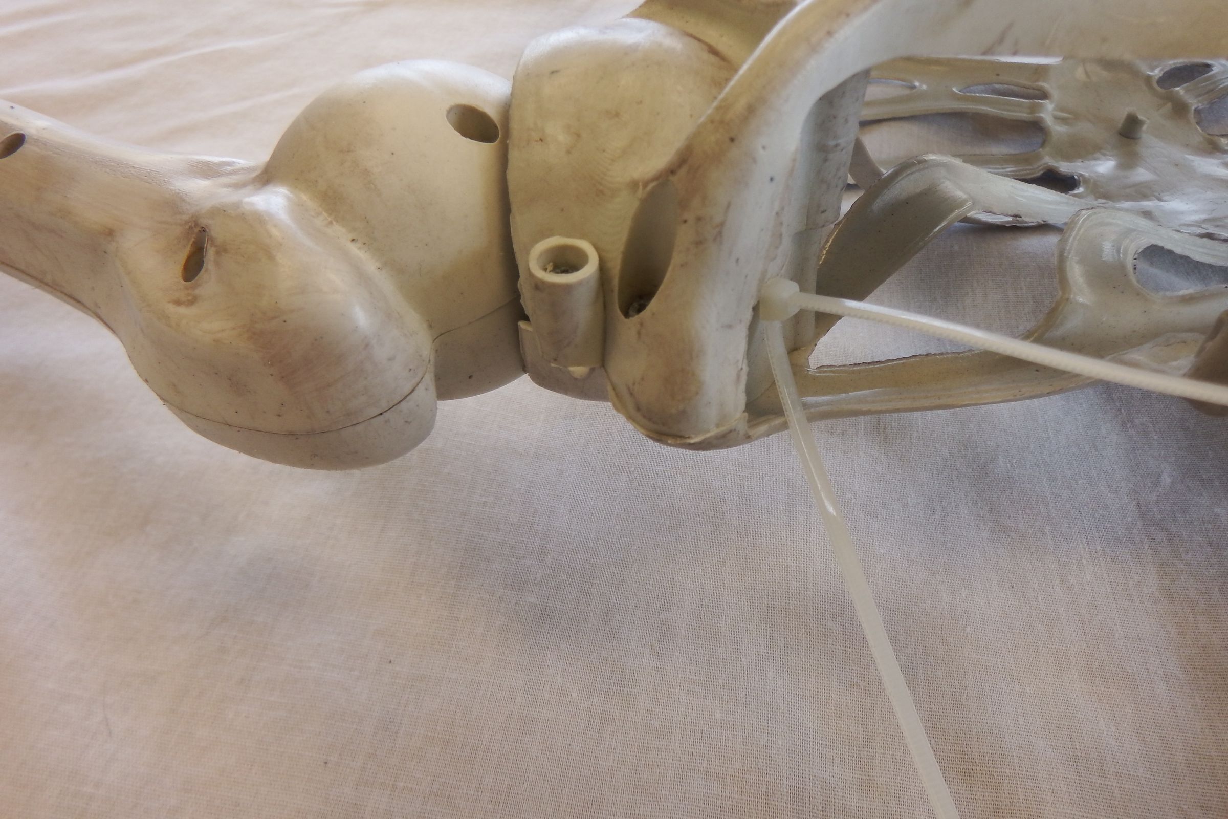 Hack and Repair Plastic Halloween Skeletons : 9 Steps - Instructables